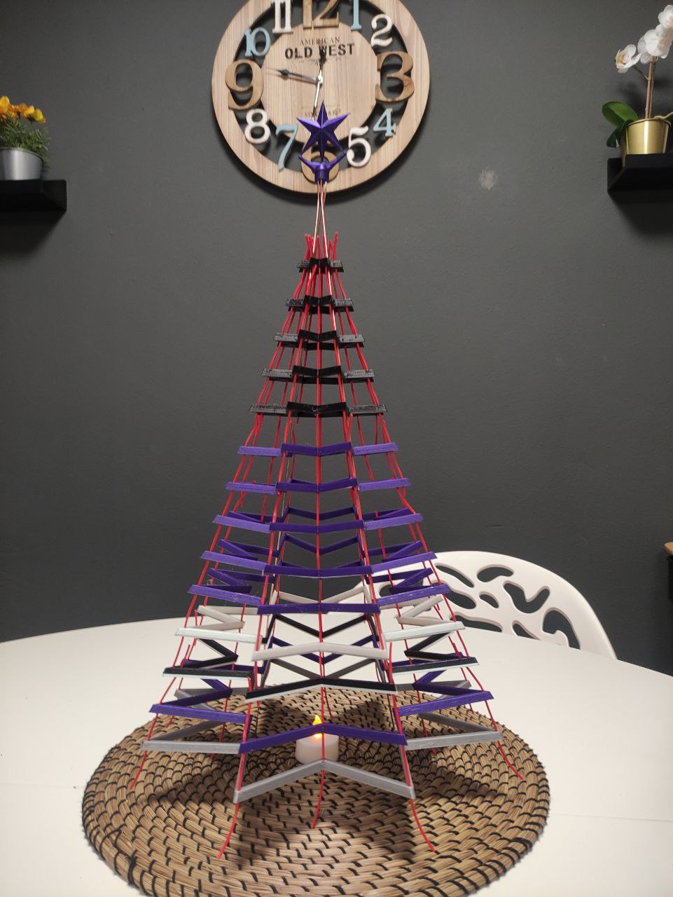 Scalable tree with union of filaments by Ljhtom (Javier Hernando ...