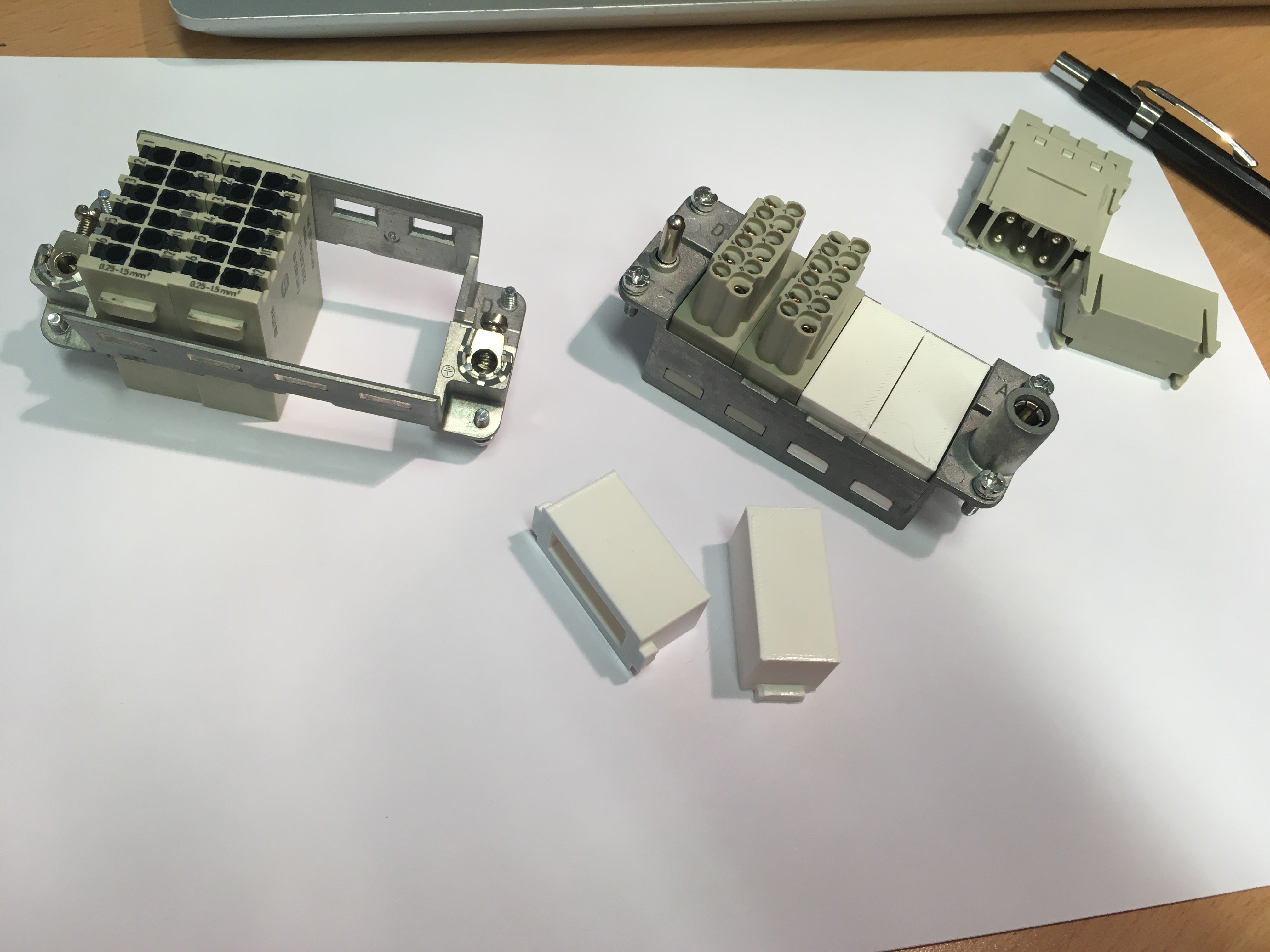 Dummy module for Harting Han-modular connector by SHR3D.eu | Download ...