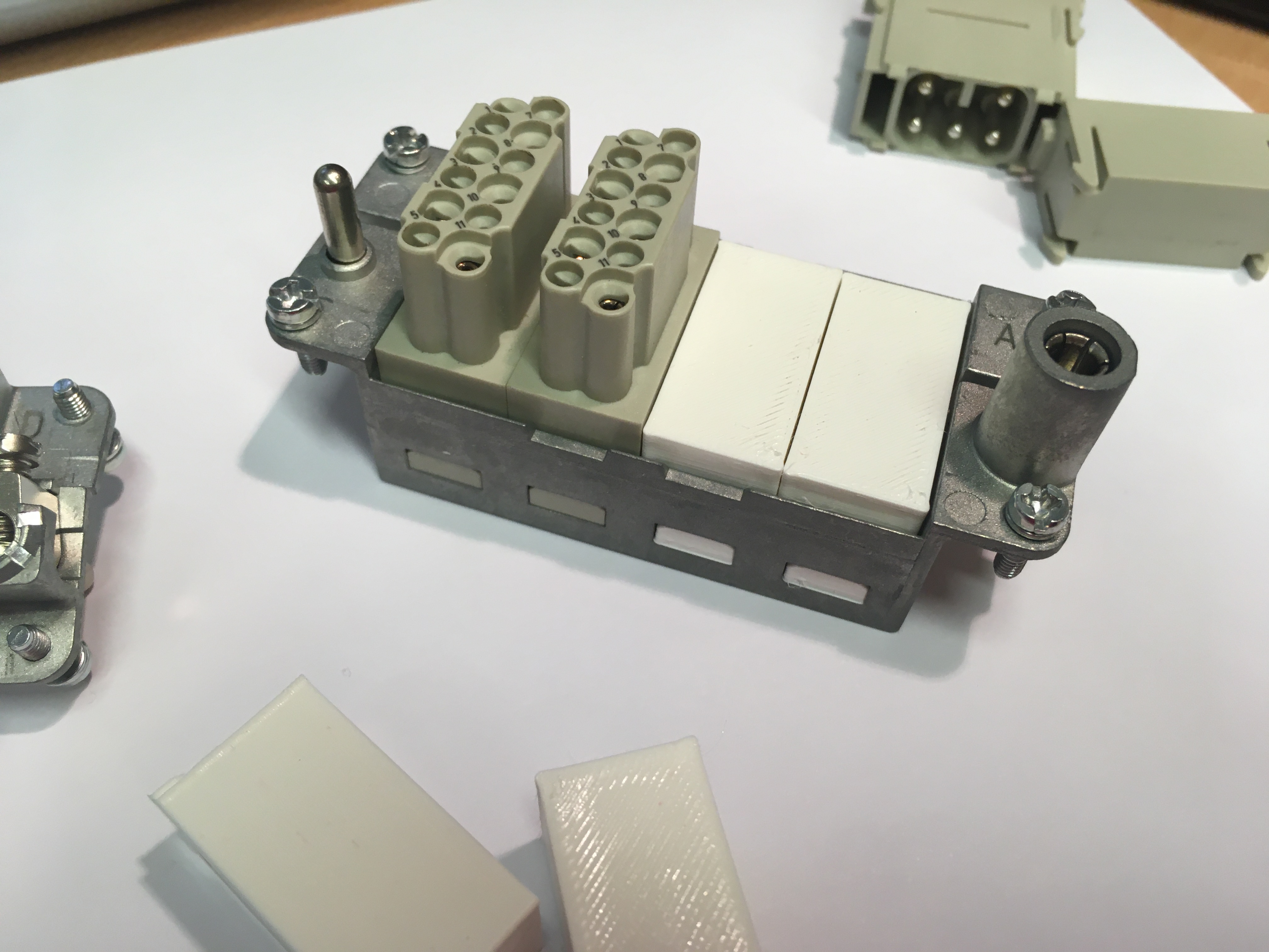 Dummy module for Harting Han-modular connector by SHR3D.eu | Download ...