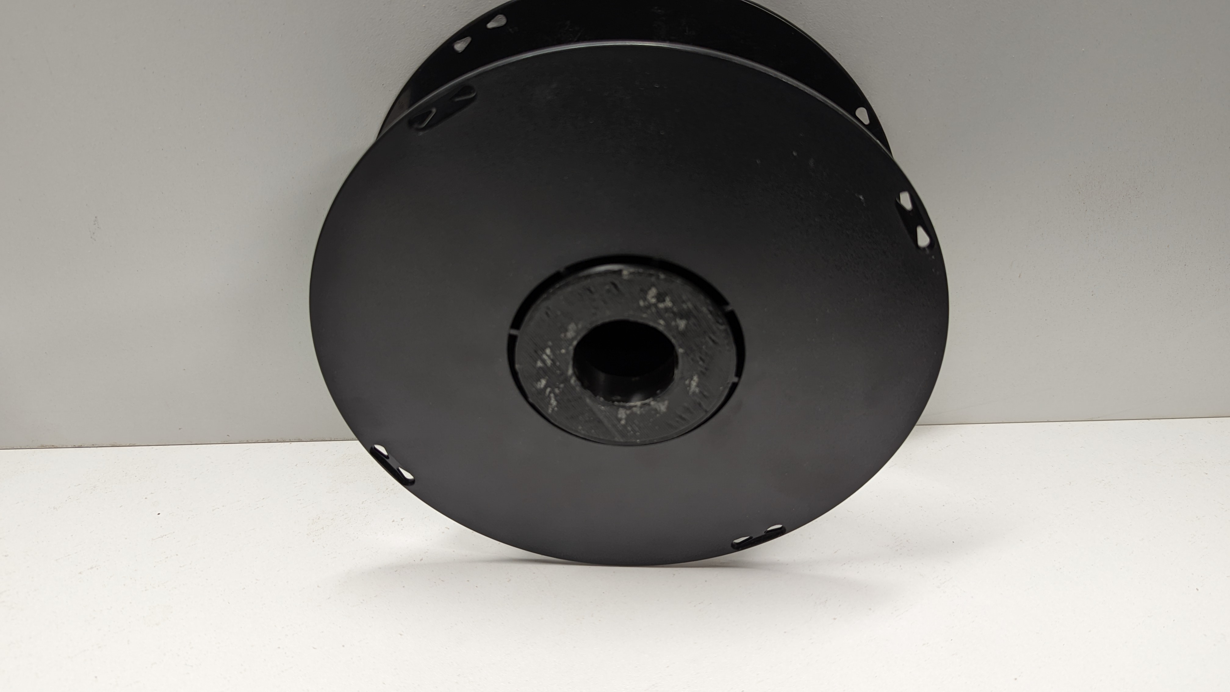 Never-Tangle Hanging Spool Holder by SireInsectus | Download free STL ...