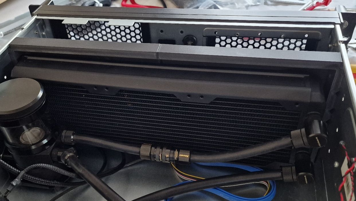 Chenbro RM42200 360 radiator mount and hex mesh front panels by BoA ...