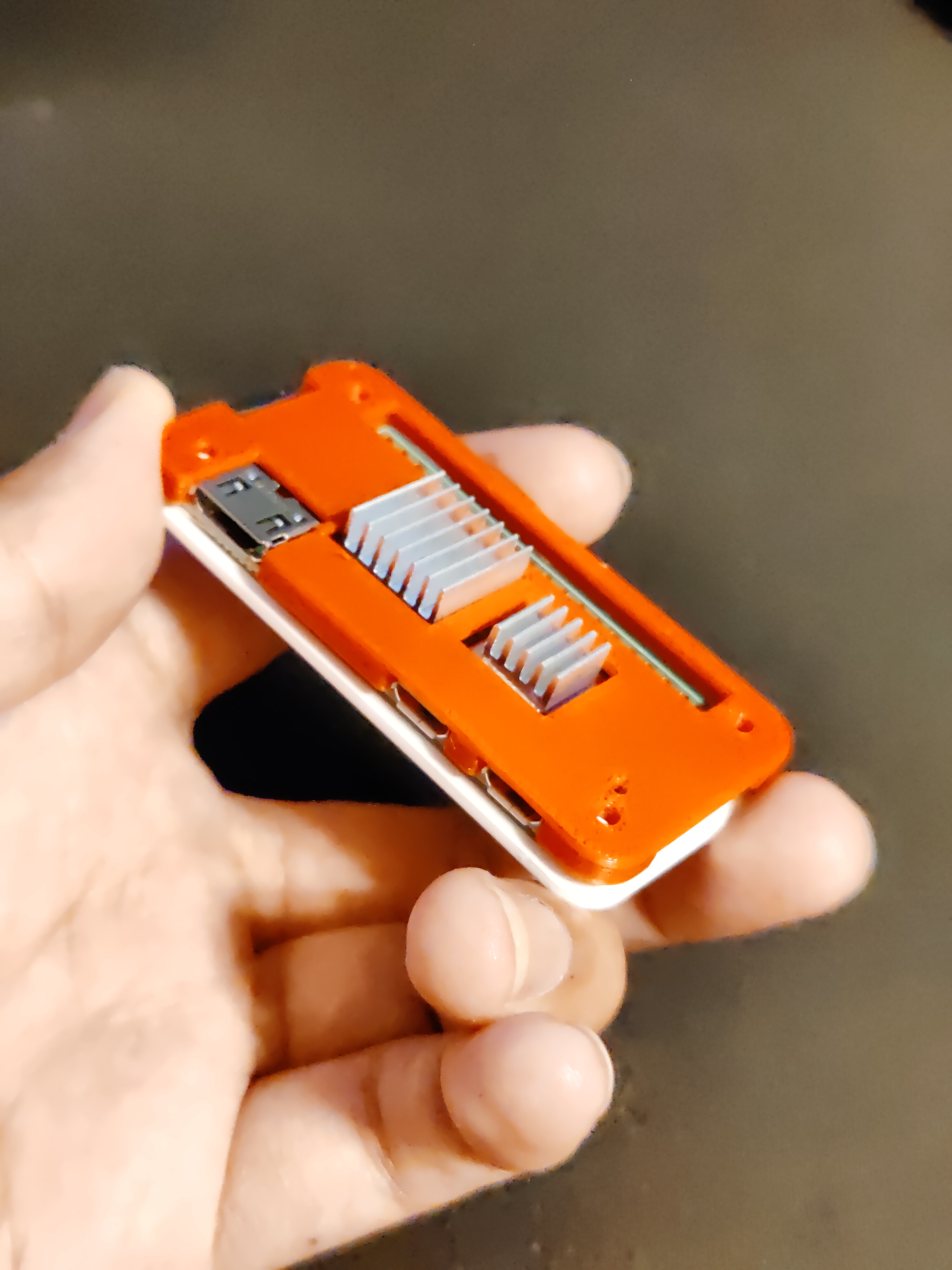 Raspberry Pi Zero 2 W screwless slim case - Two heatsinks by Glitzville ...