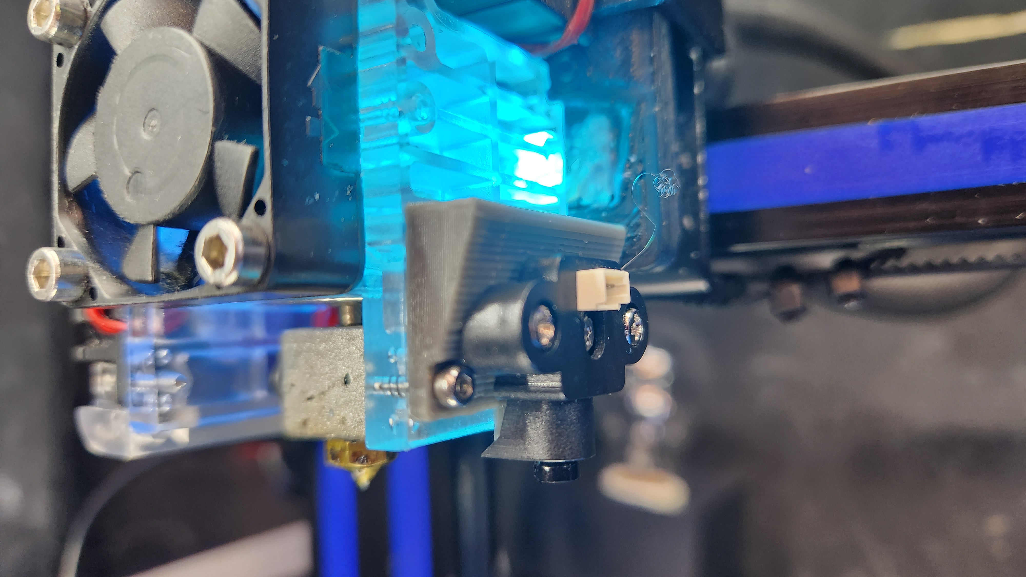 V6 Hot-end Adaptor for Monoprice MP10 / Malyan MA10 by Justin Nelson ...