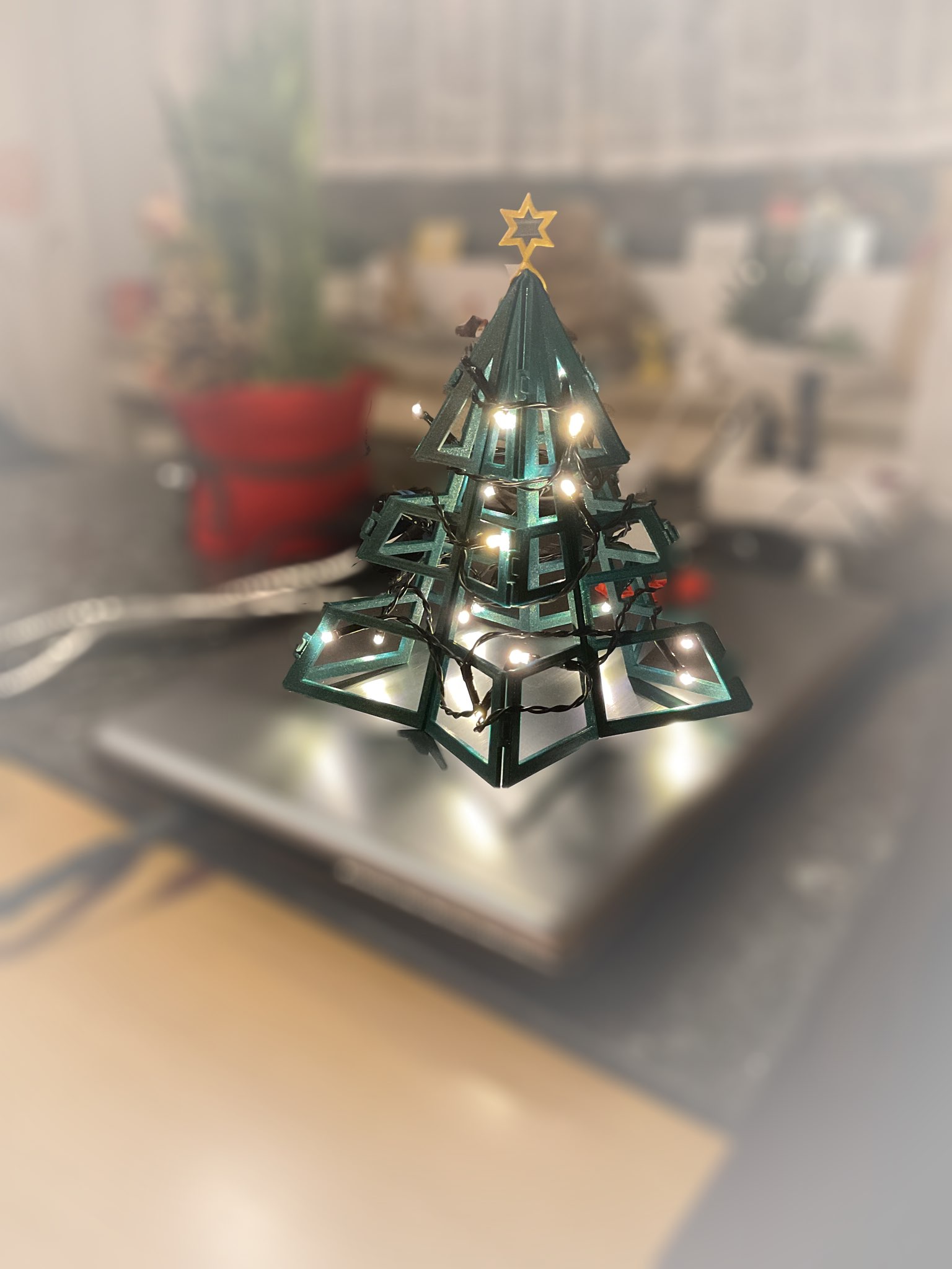 Pluggable christmas tree by J.P. | Download free STL model | Printables.com