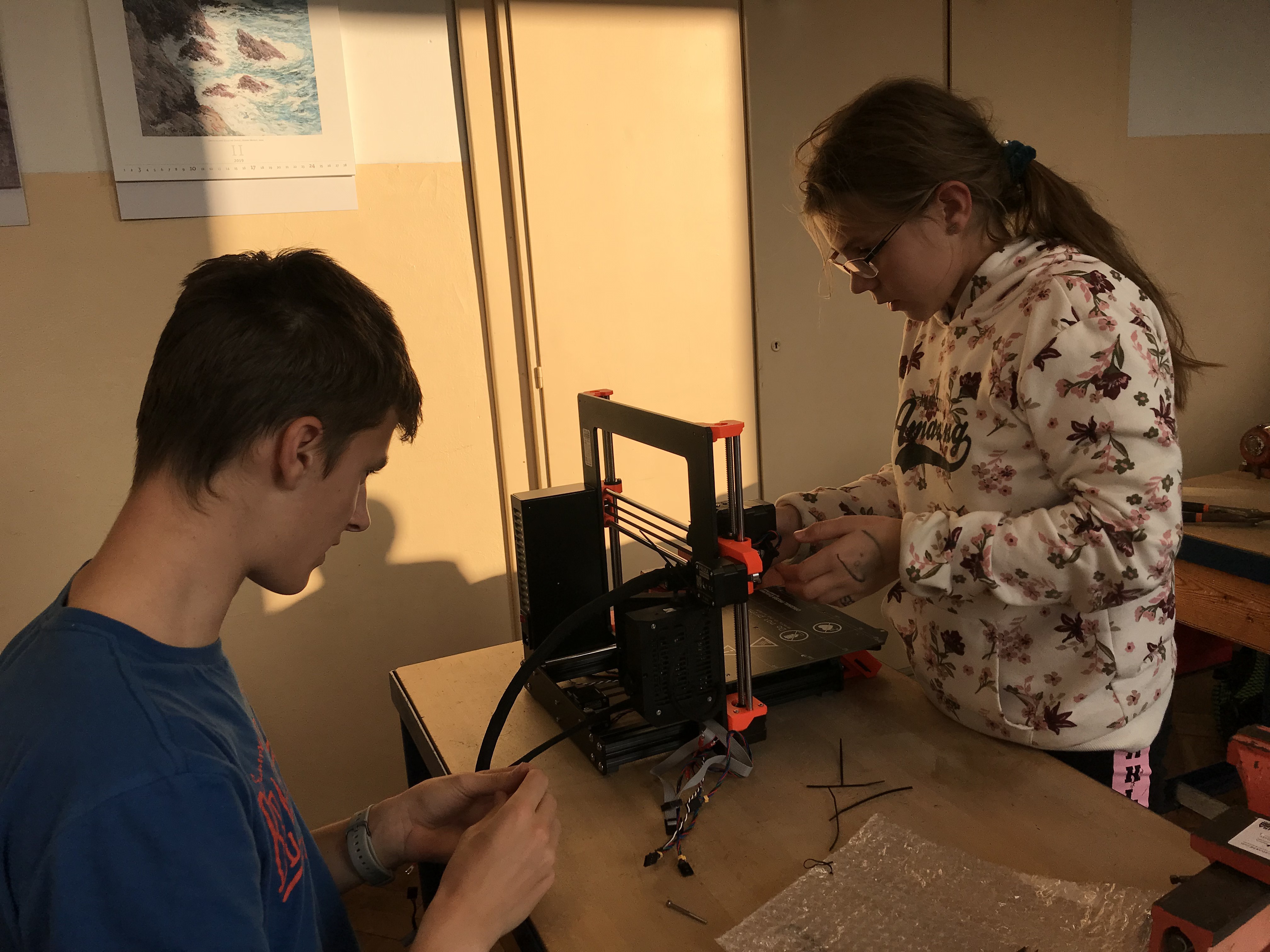 Disky předních a zadních kol a volant ovladače by ZŠ a MŠ Malá Skála ...