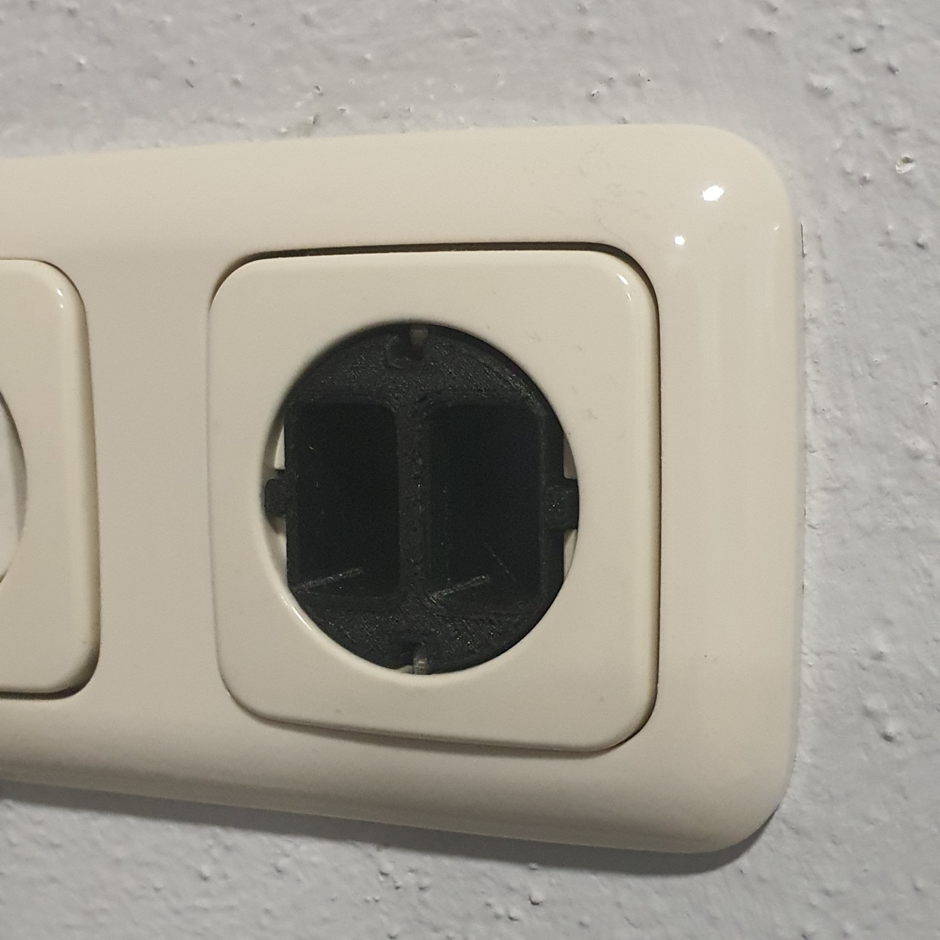 EU Socket Cover by Sebastian Mayrhuber | Download free STL model ...