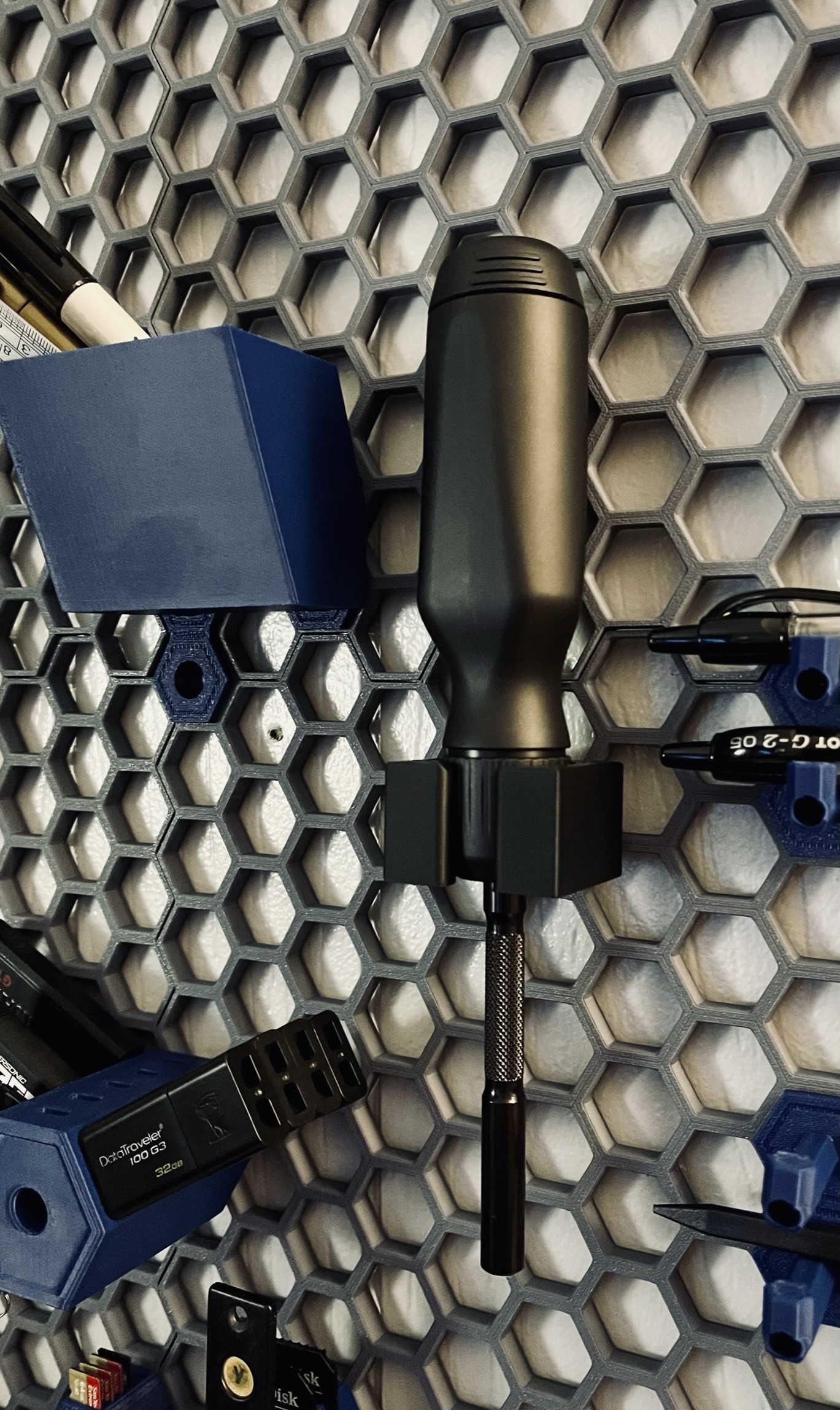 LTT Screwdriver Honeycomb Mount by Mikhail | Download free STL model ...