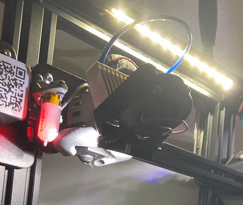 Ender 3v2 Nozzle Led Mini Me Fan Duct by Radeon | Download free STL ...