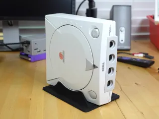 Dreamcast Vertical Stand by Retro Frog | Download free STL model ...
