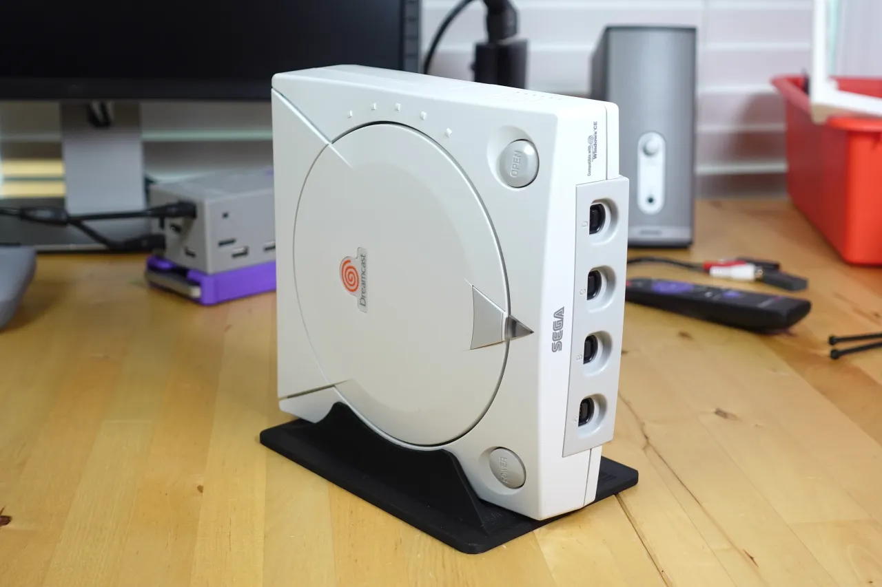 Dreamcast Vertical Stand by Retro Frog | Download free STL model ...