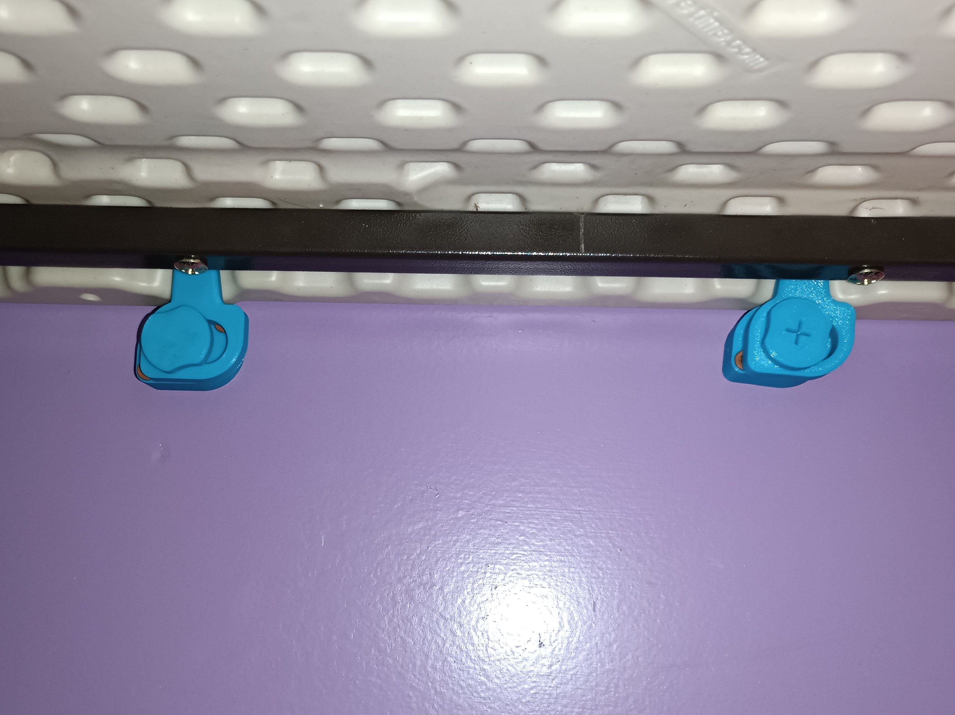 Folding Table Screw, Stabilizer, Reduce wobble by Mews Snep | Download ...