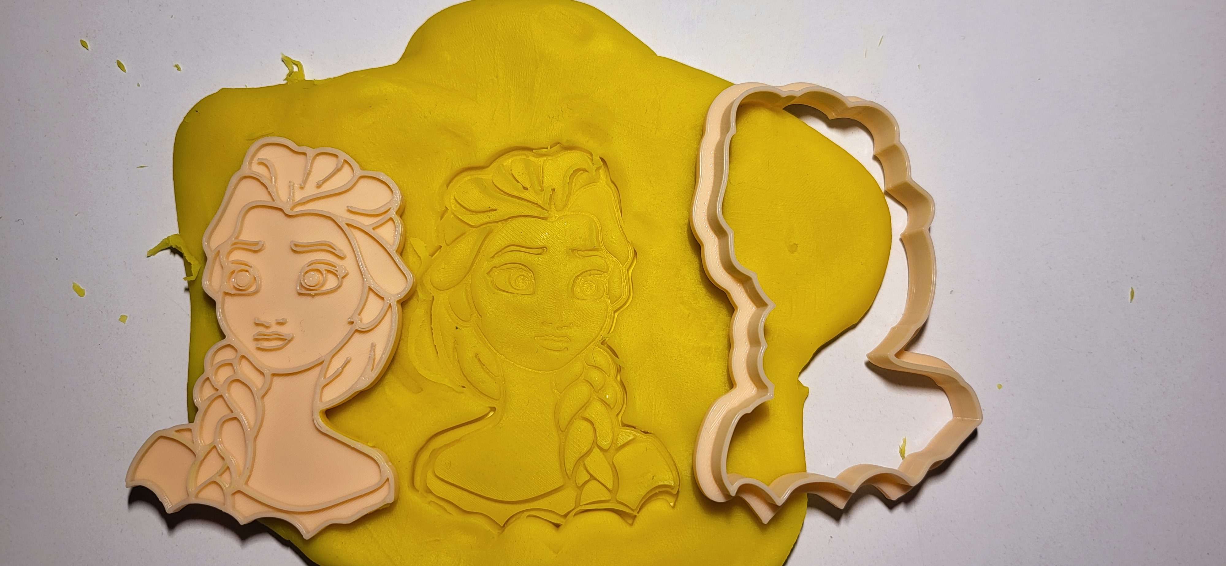 Frozen cookie cutters by korniton | Download free STL model ...