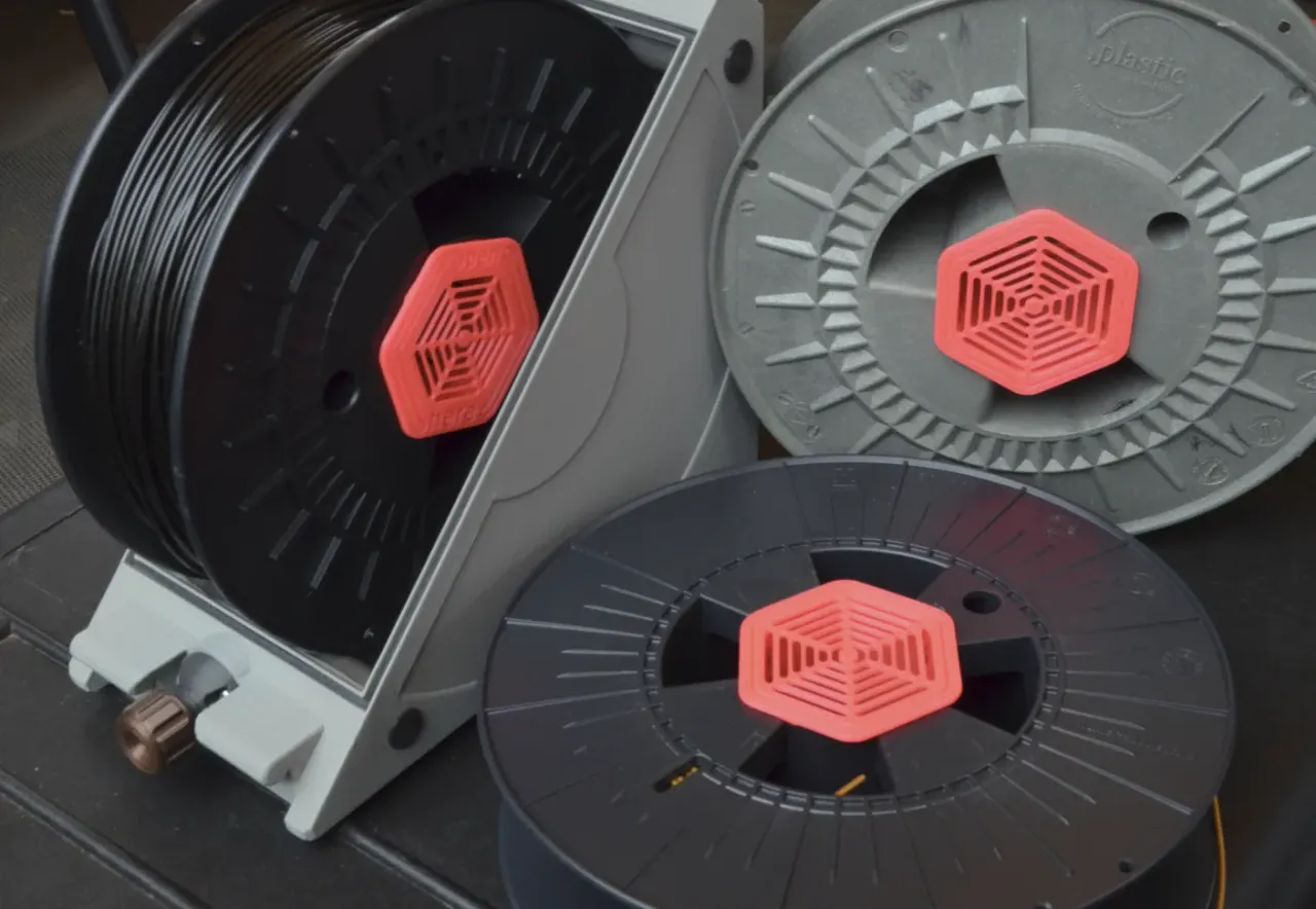 Filament box / Spool holder / dry box by firstgizmo | Download free STL ...