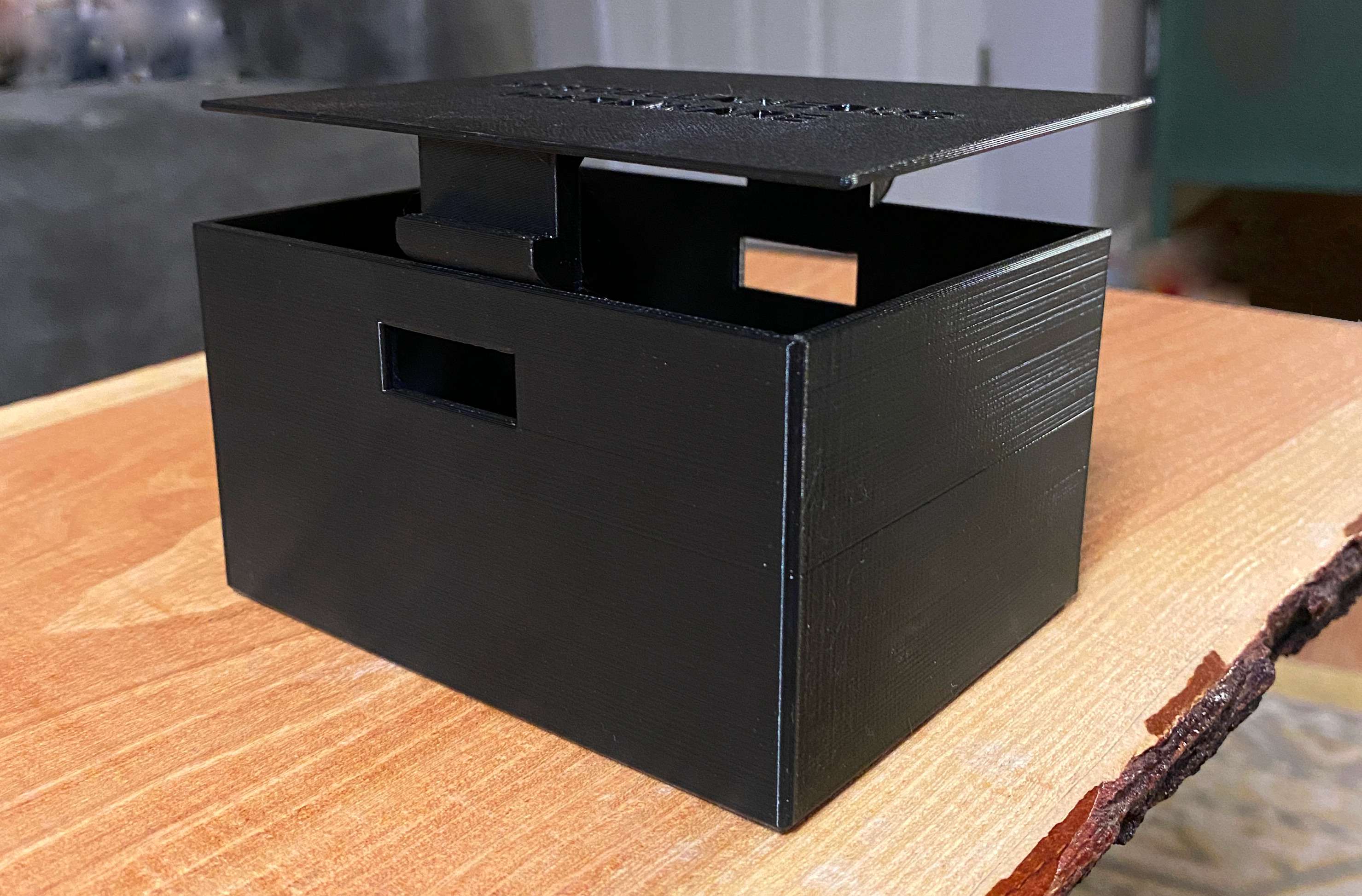 Box and Lid - Push Tabs to Open by alexm | Download free STL model ...