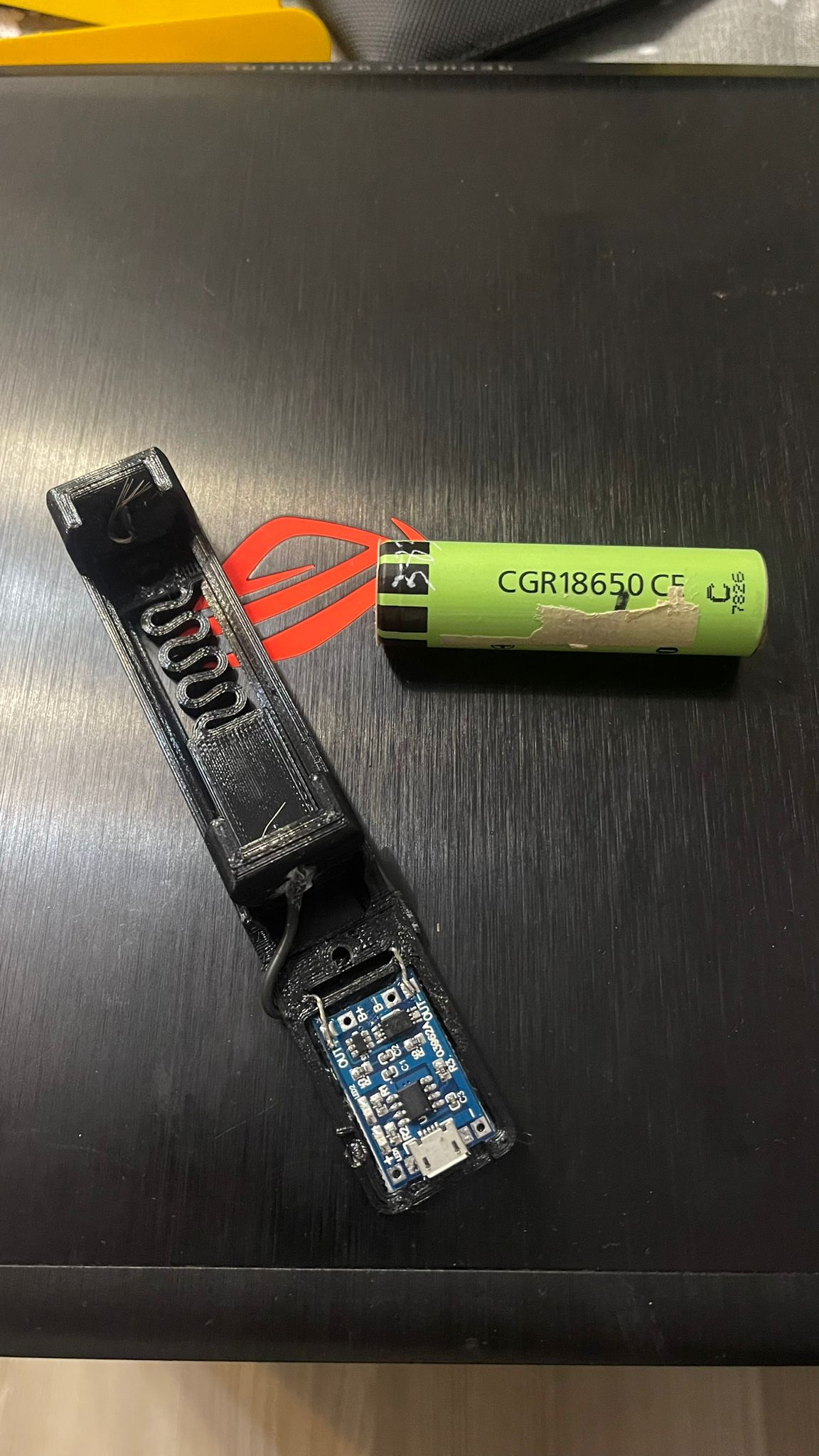 Print in place spring loaded 18650 Battery cell holder / charger TP4056 ...