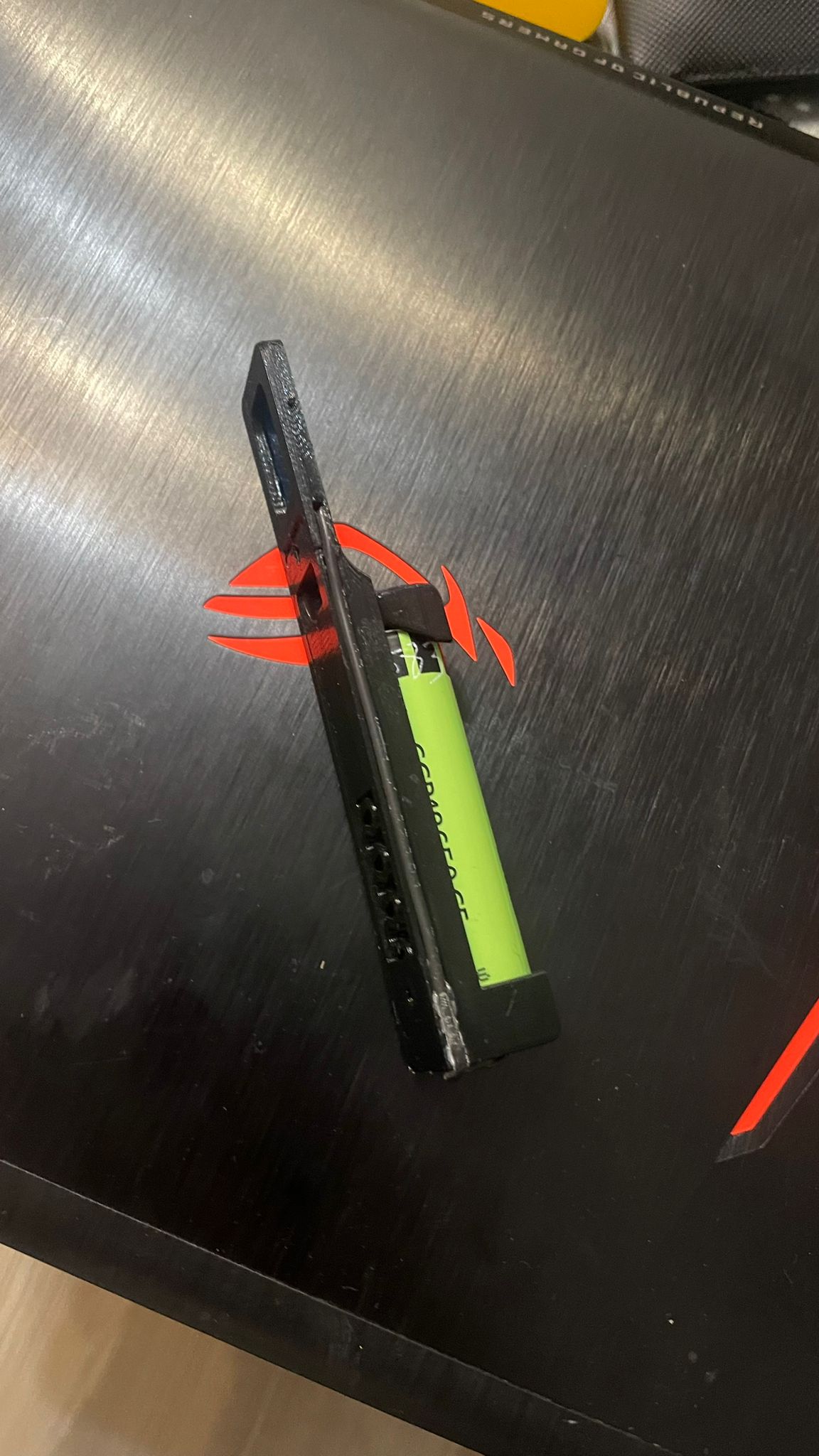 Print in place spring loaded 18650 Battery cell holder / charger TP4056 ...