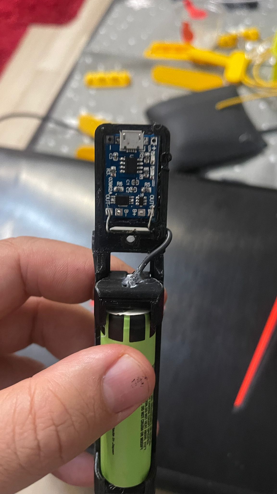 Print in place spring loaded 18650 Battery cell holder / charger TP4056 ...