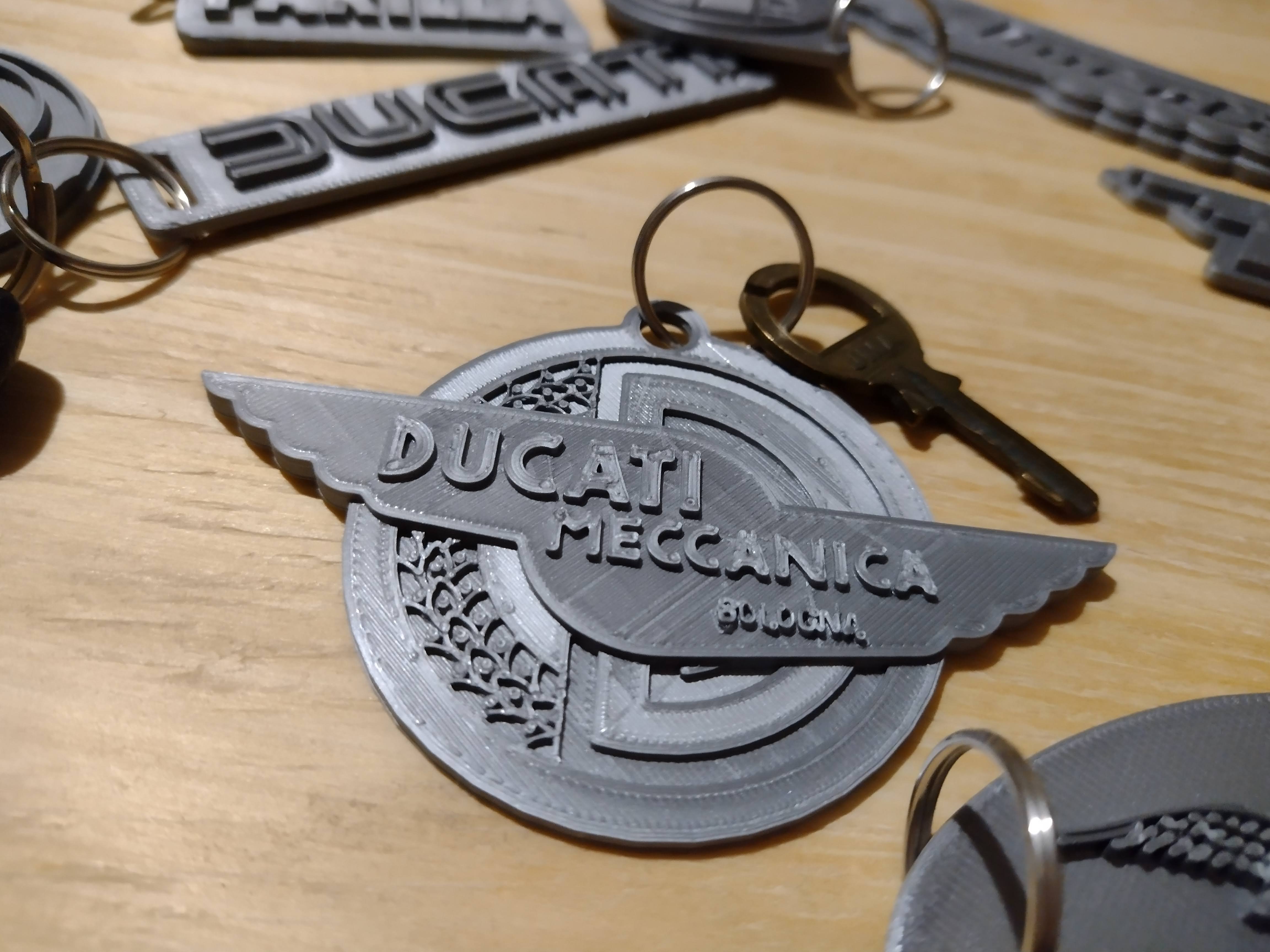 Retro Motorcycle brands keychains by Adrián | Download free STL model ...