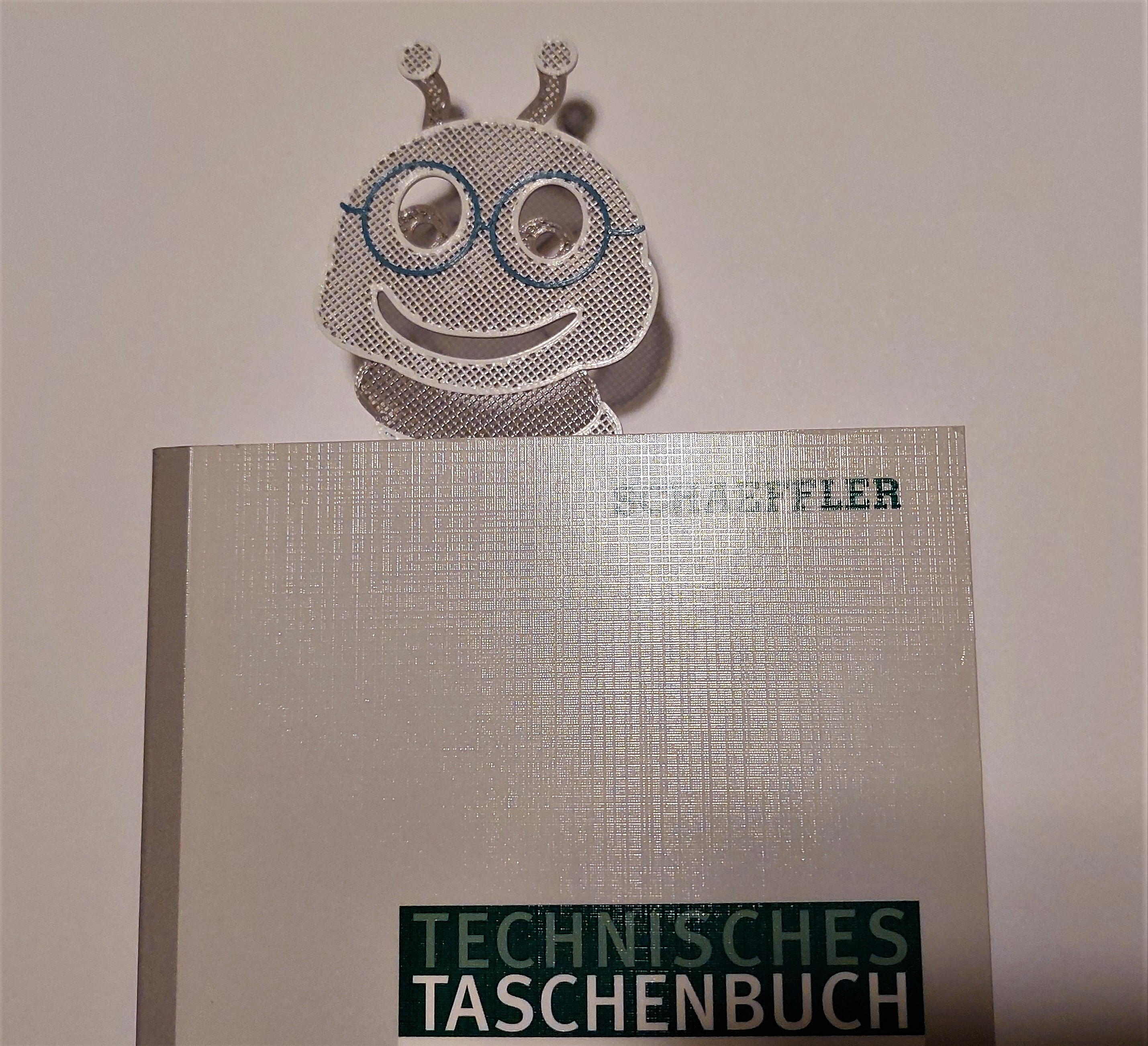 Bücherwurm - Bookworm von Joaelso | Kostenloses STL-Modell ...