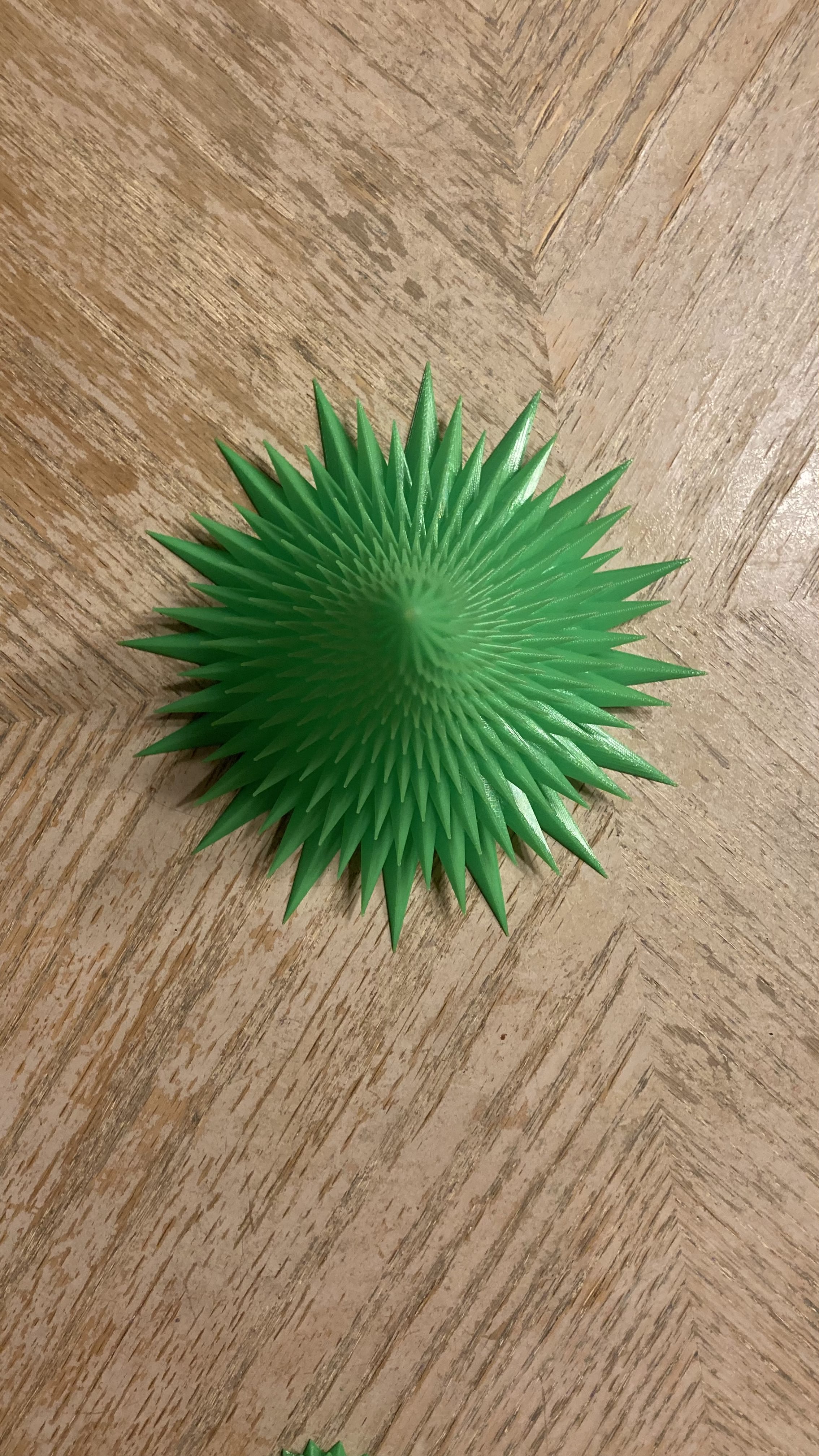 Spiky twisted vase mode Christmas tree by SnobbishGoose | Download free ...