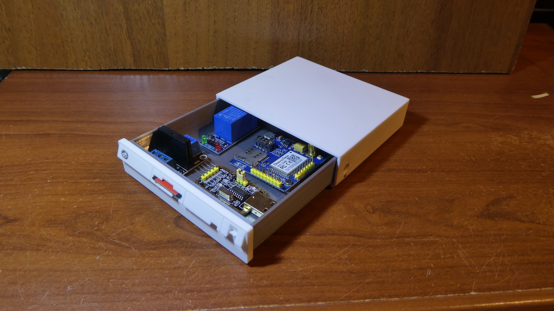 IBM PS/2 Model 30 286 (1:4 scale model with a box for small stuff) by ...