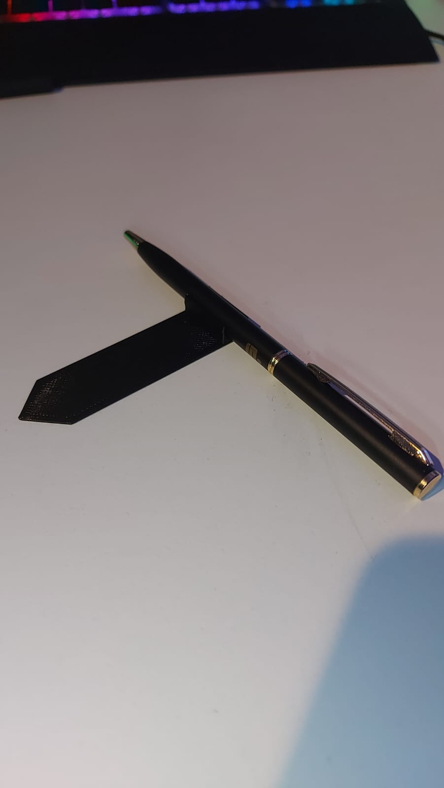 Bookmark-pen holder by llucon | Download free STL model | Printables.com