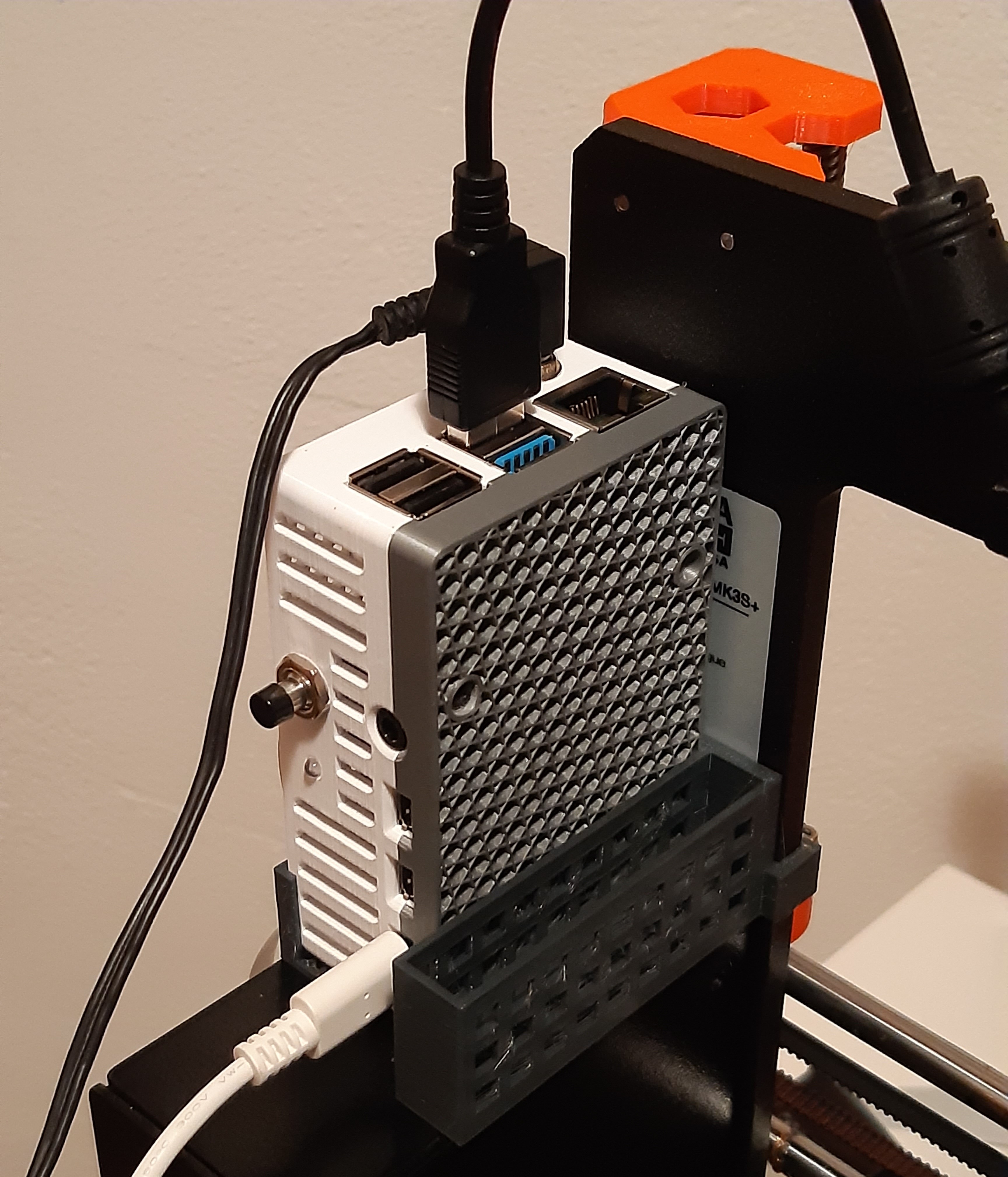 Raspberry Pi mount (with optional SSD holder) for Prusa MK3 series by ...