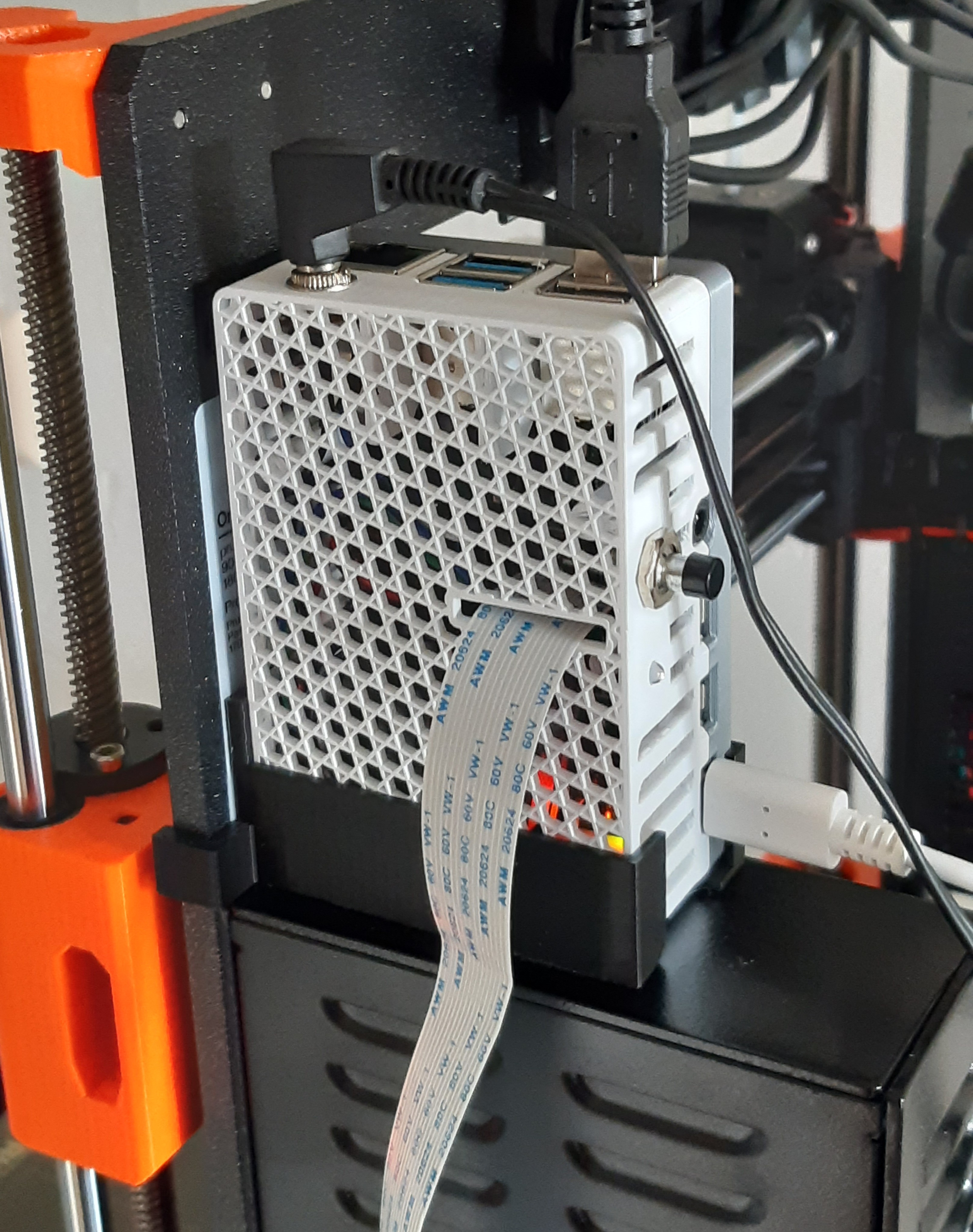 Raspberry Pi mount (with optional SSD holder) for Prusa MK3 series by ...