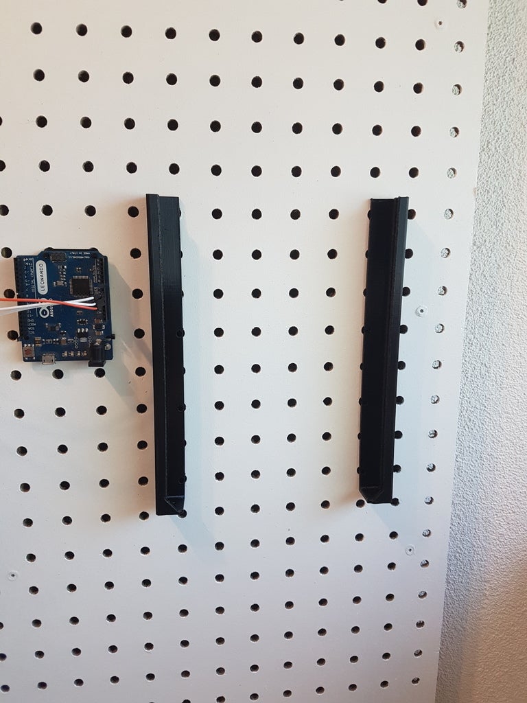 Breadboard Pegboard Mount by RoboMagus | Download free STL model ...