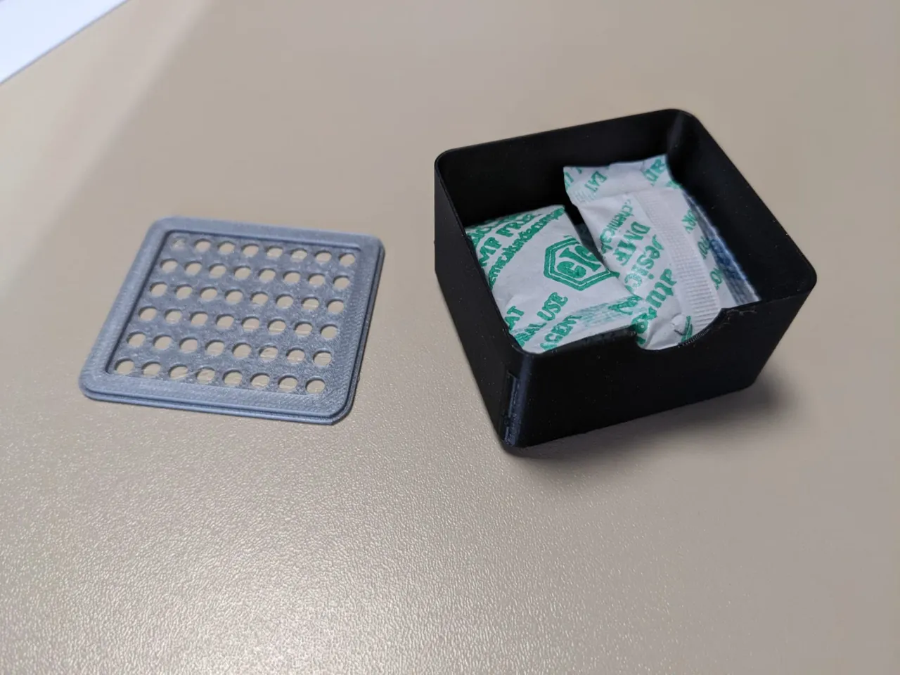 Desiccant Box for Bambu Lab Fan Support by Fran Gaur | Download free ...
