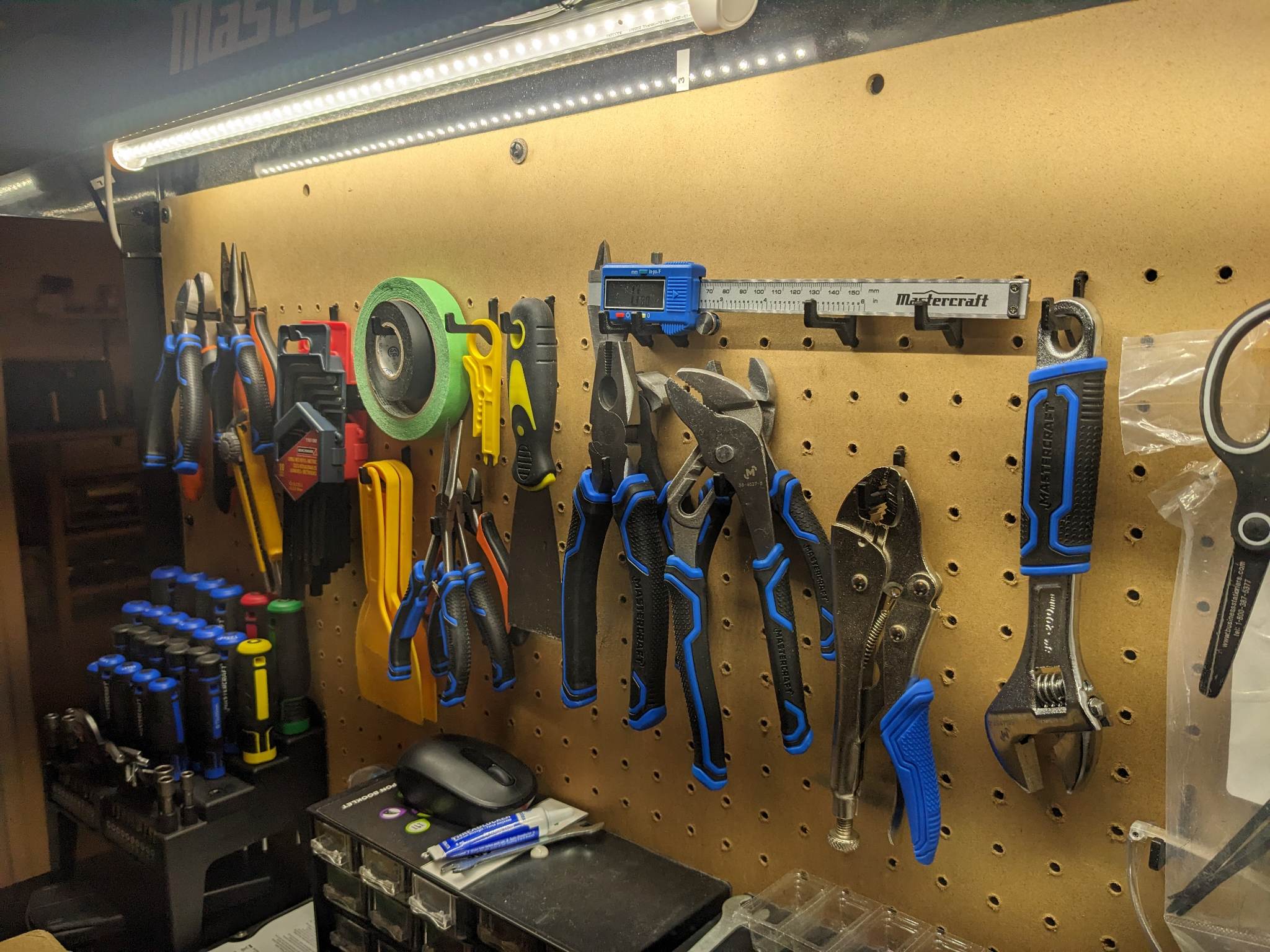 Yet Another Pegboard Hook (1 inch) by Collin | Download free STL model | Printables.com