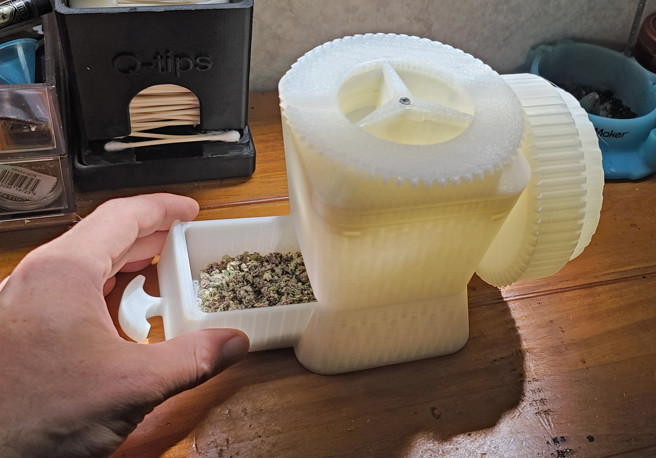Hyphoon - LARGE Herb Grinder by Ubermeisters | Download free STL model ...