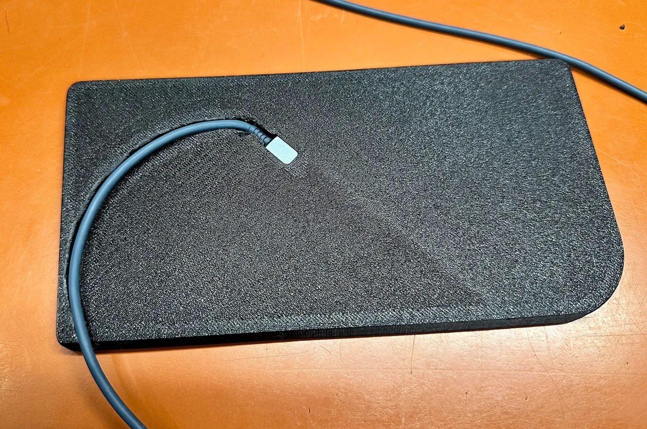 Lexus NX (2022+) MagSafe phone tray by CaptAngry | Download free STL ...
