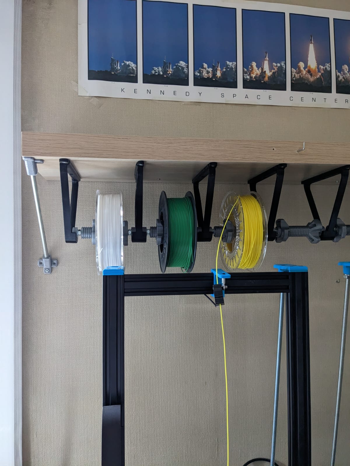 Hanging Spool Holders by Fran Gaur | Download free STL model ...