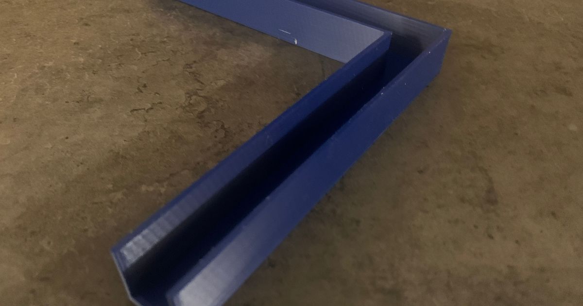 U-Profil als Eckverbindung von Stegplatten / U-profile as corner ...