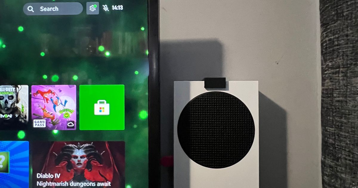 Xbox Series S Wall Mount by Gary_BBGames | Download free STL model ...