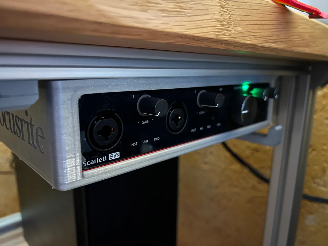 Focusrite Scarlett 8i6 Desk Mount by w00h | Download free STL model ...