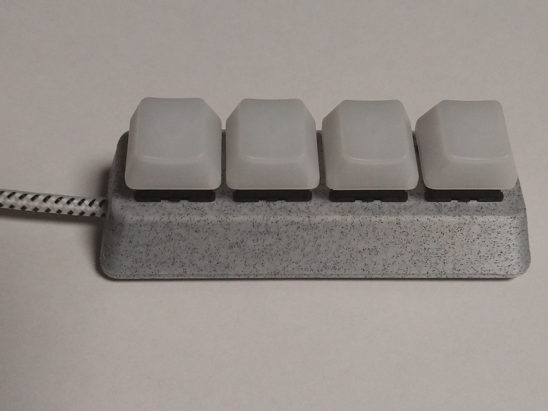 4x1 Macro Keypad by Thinner42 | Download free STL model | Printables.com