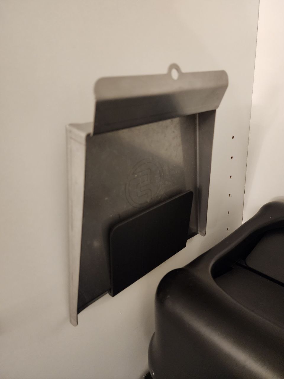 Dust Pan Holder by 3dPrintingJoey | Download free STL model ...