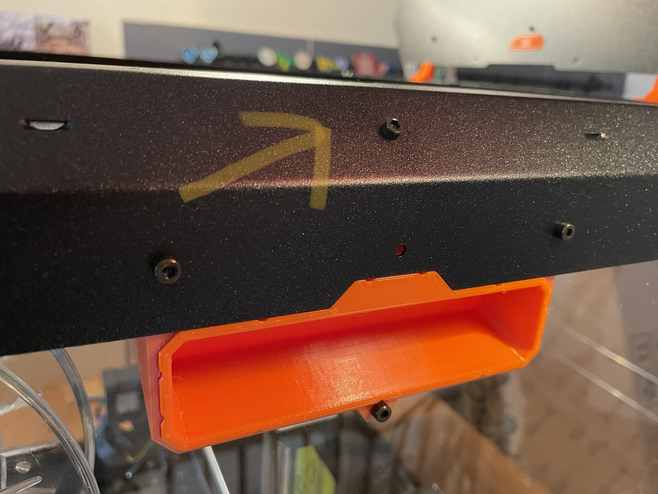 filament guide in Prusa Enclosure in old way / vedení filamentu v Prusa ...