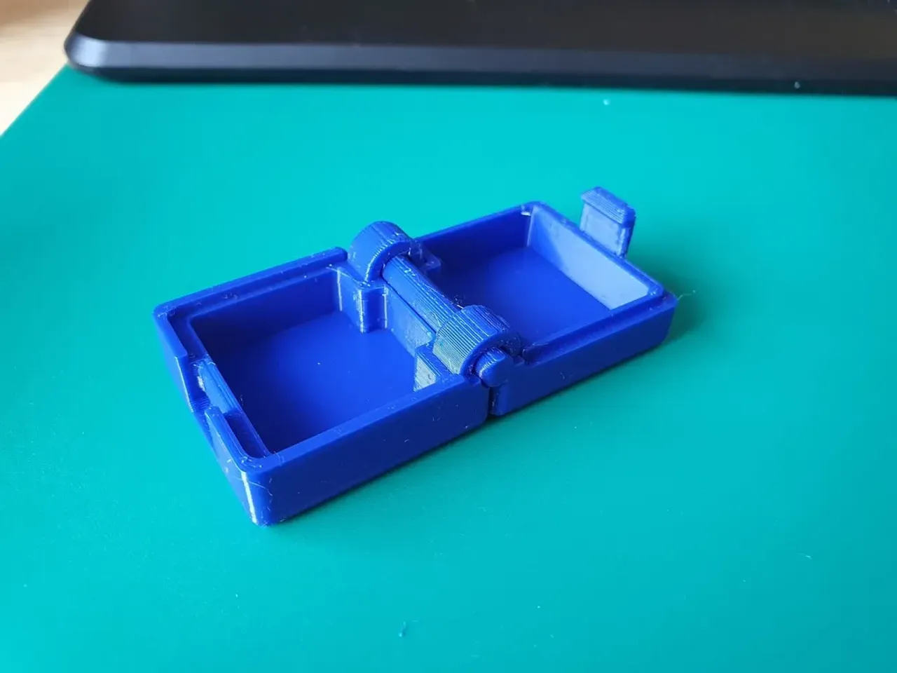 Small hinged box, print in place by André Larsson | Download free STL ...