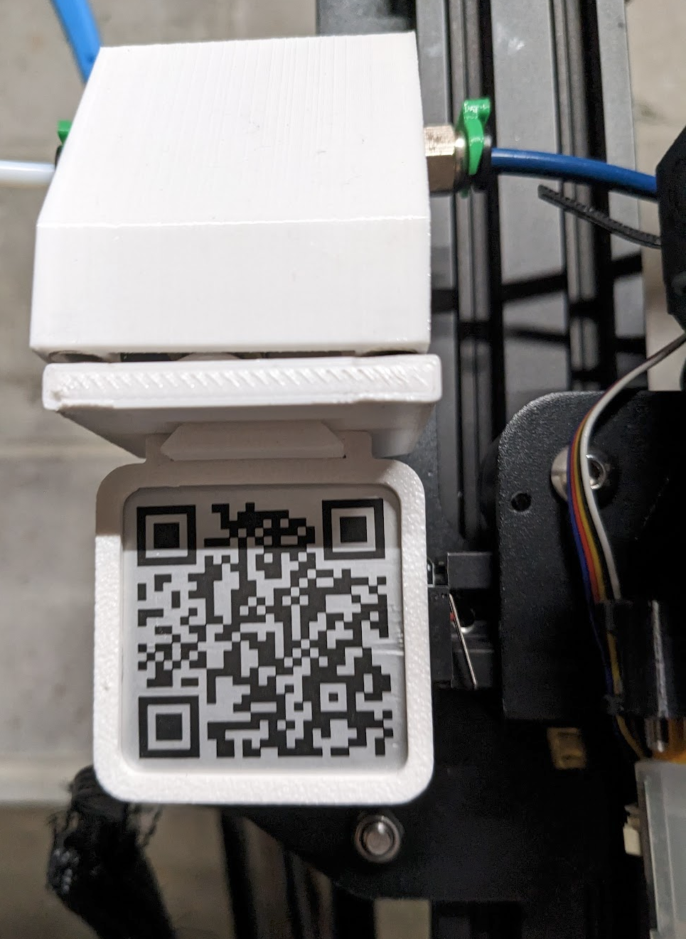 Runout En-Coder-Cube -- Case Back Remix for Ender X-Axis Mount by meltdown | Download free STL ...