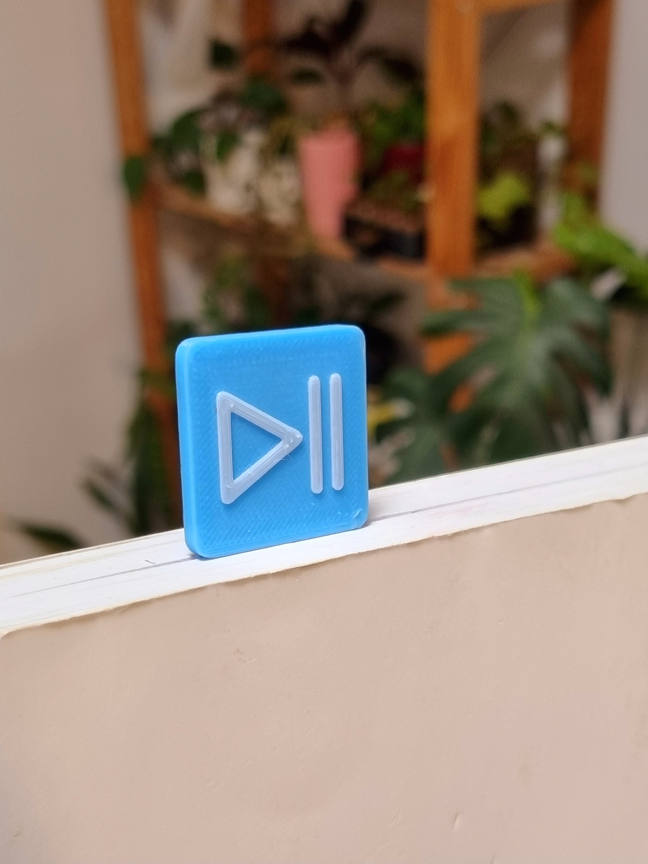 Pause Play bookmark by LironM | Download free STL model | Printables.com