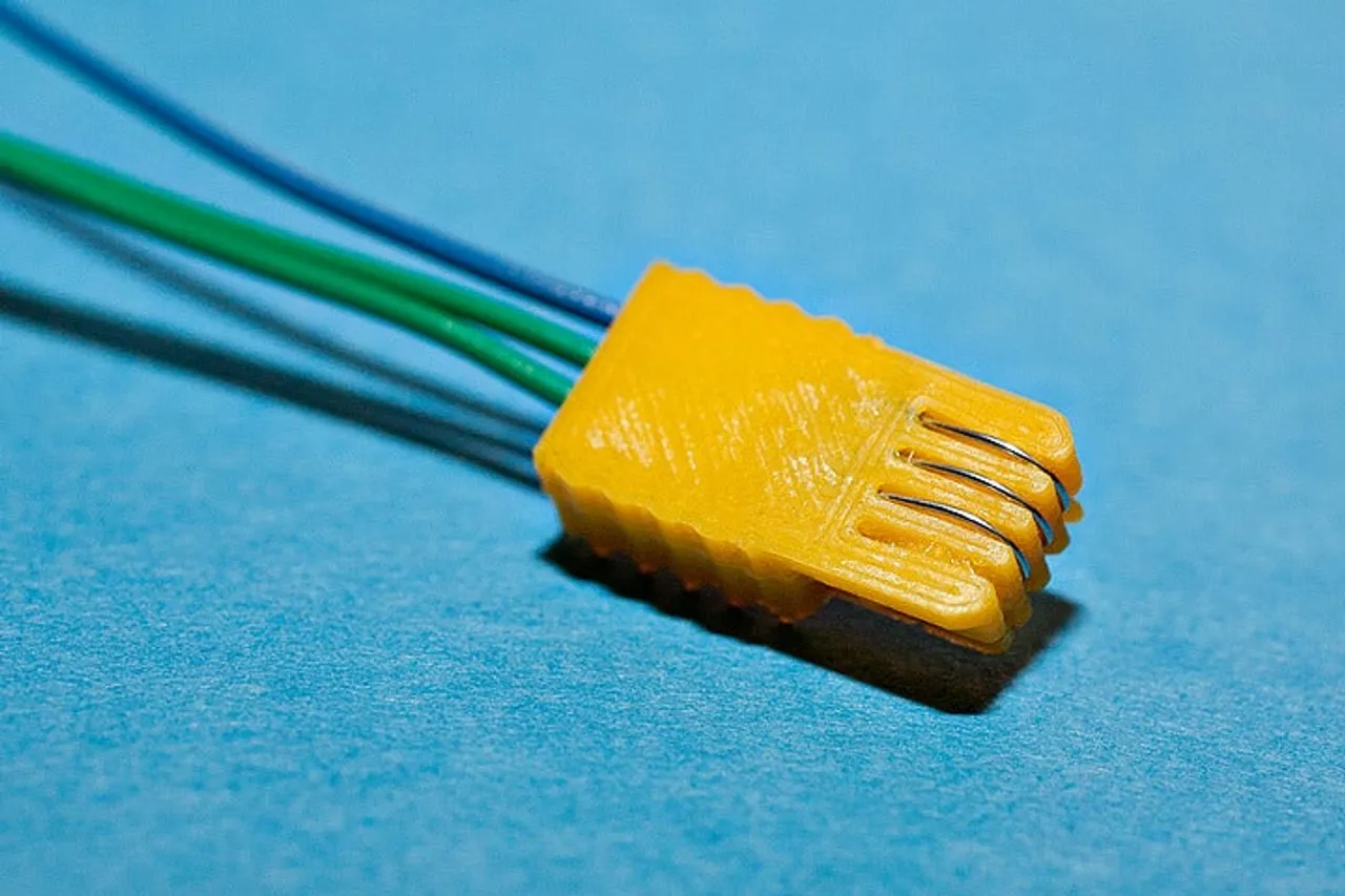 SPC Serial data connector for calipers and Indicators (DIY DRO) by mgx | Download free STL model ...