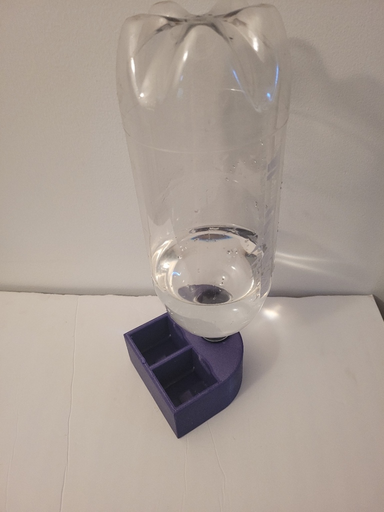 Self watering seed starter - 2 pods by Dschwick | Download free STL ...