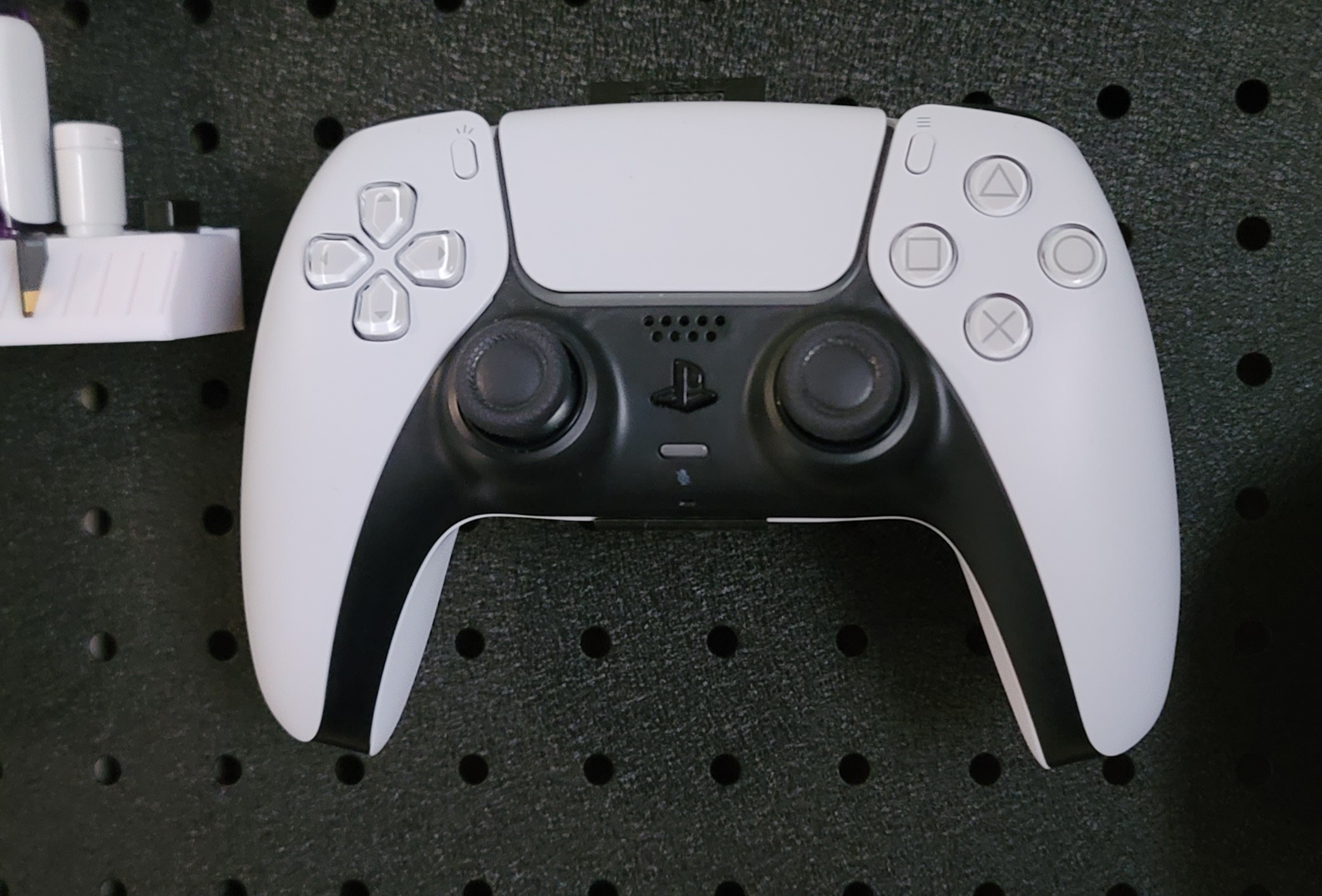 Metal pegboard PS5 Controller mount by collywobble | Download free STL ...