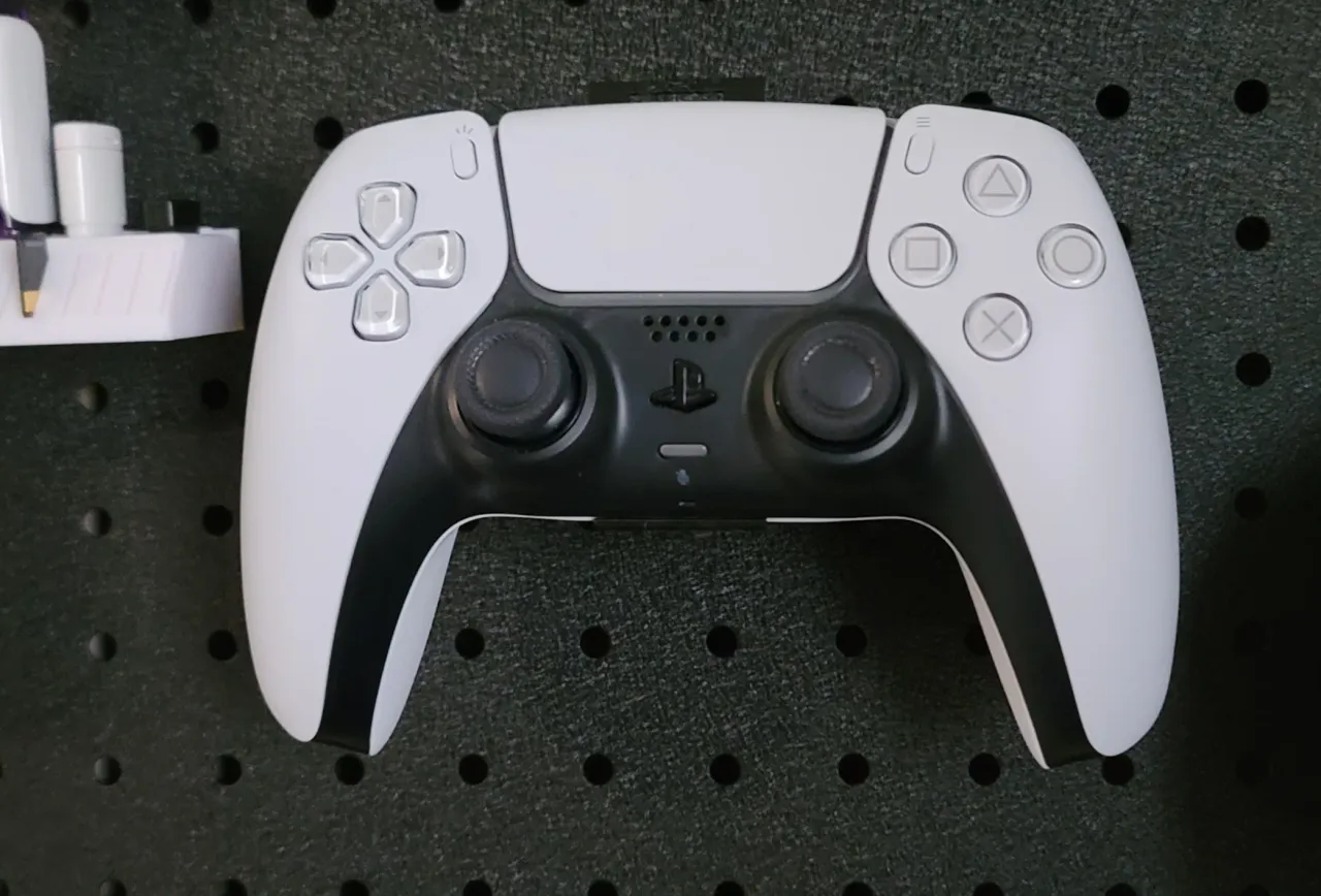 Metal pegboard PS5 Controller mount by collywobble | Download free STL model | Printables.com
