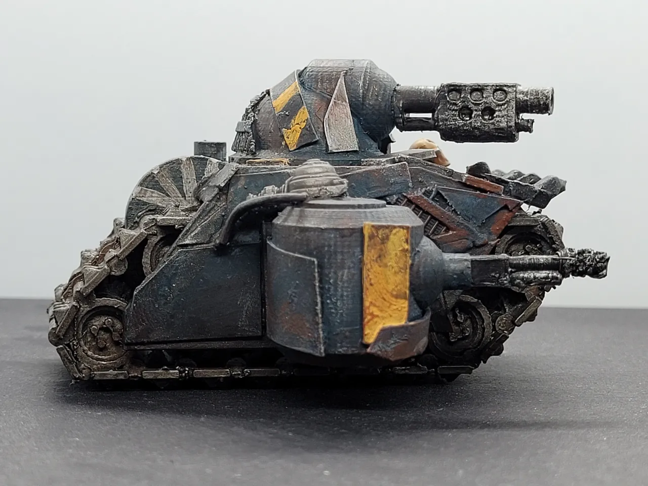 Grot Tank V5 by Fiendrunner | Download free STL model | Printables.com