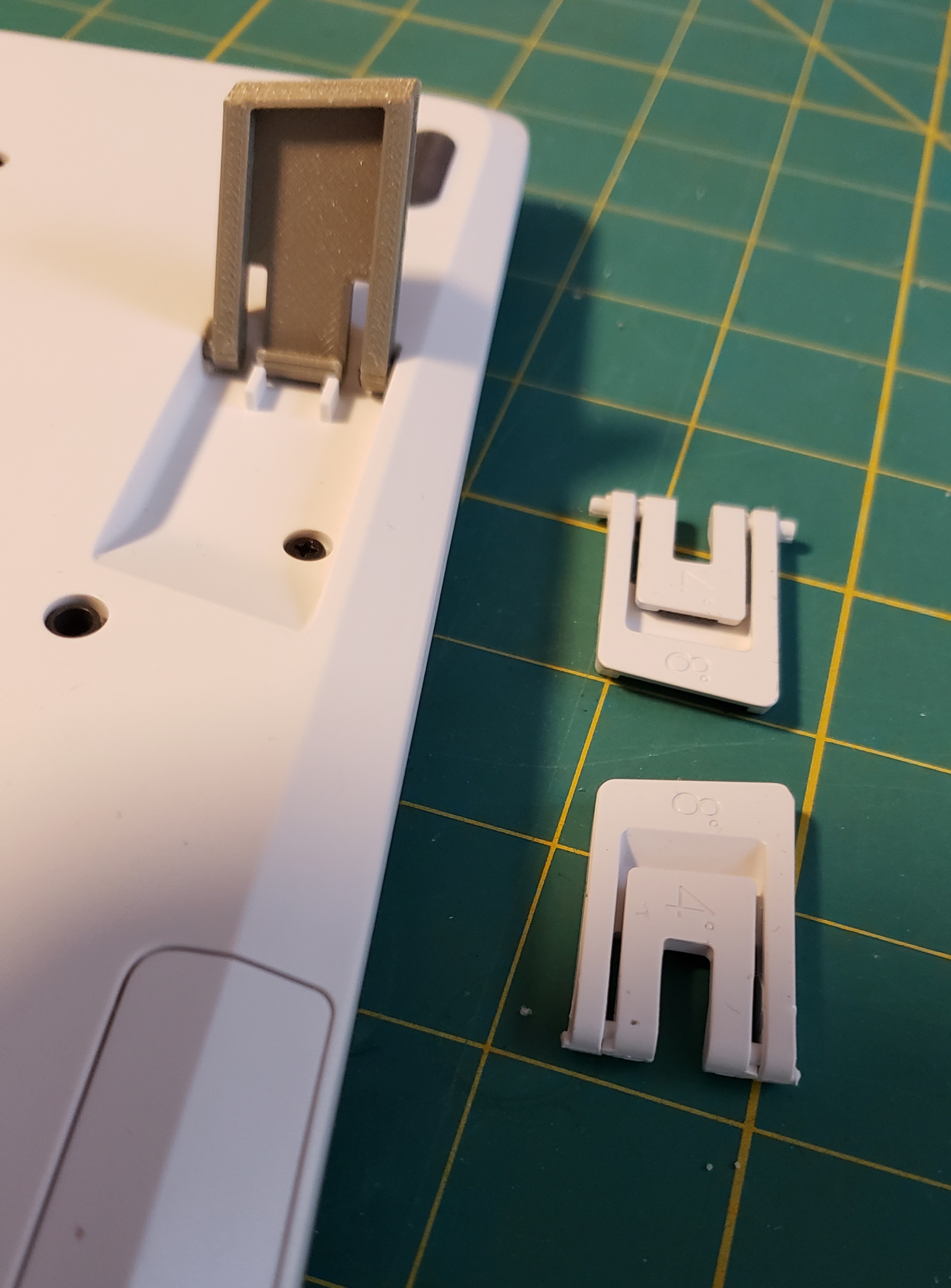 Logitech Feet for a K850 Keyboard by Mike | Download free STL model ...