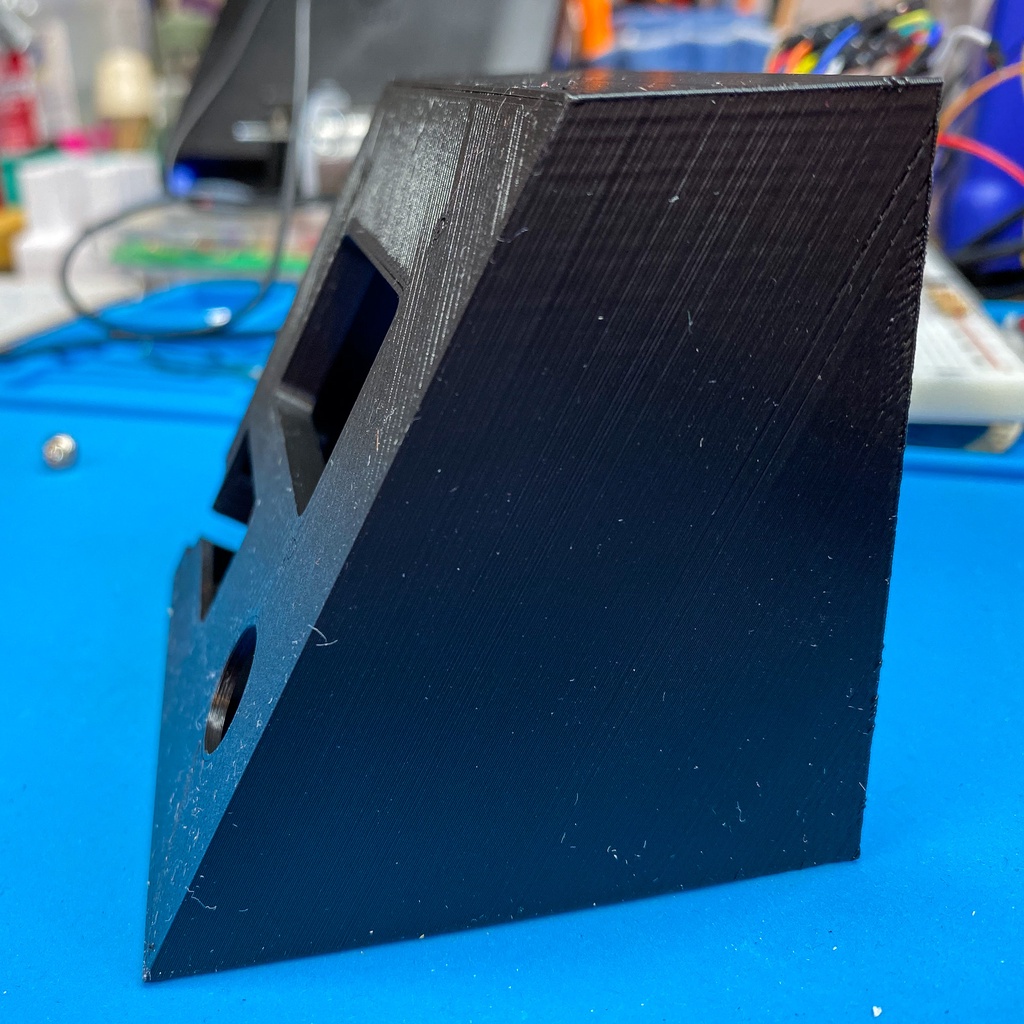 LCR-T4 Component Tester Angled Enclosure by Bobot | Download free STL ...